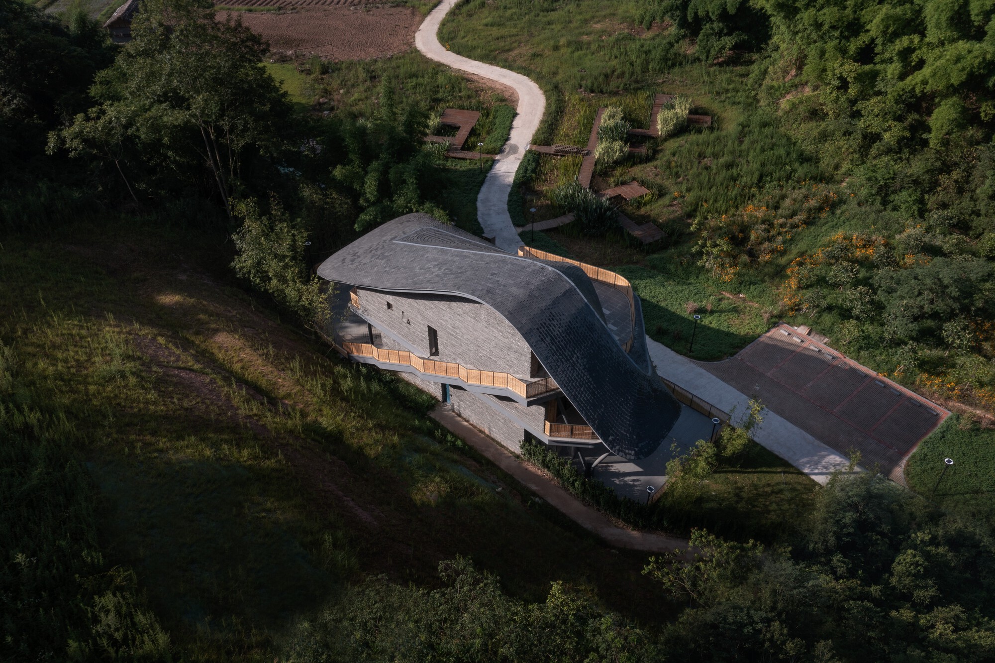 Gallery of Linpan Cloud Eye: Chengdu Dayi Rural Neighborhood Center ...