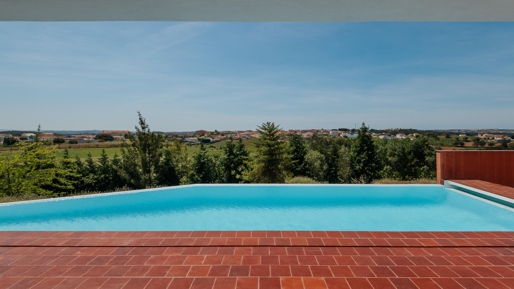 Gallery of Valley House / Volume Architecture Lisbon Studio - 20