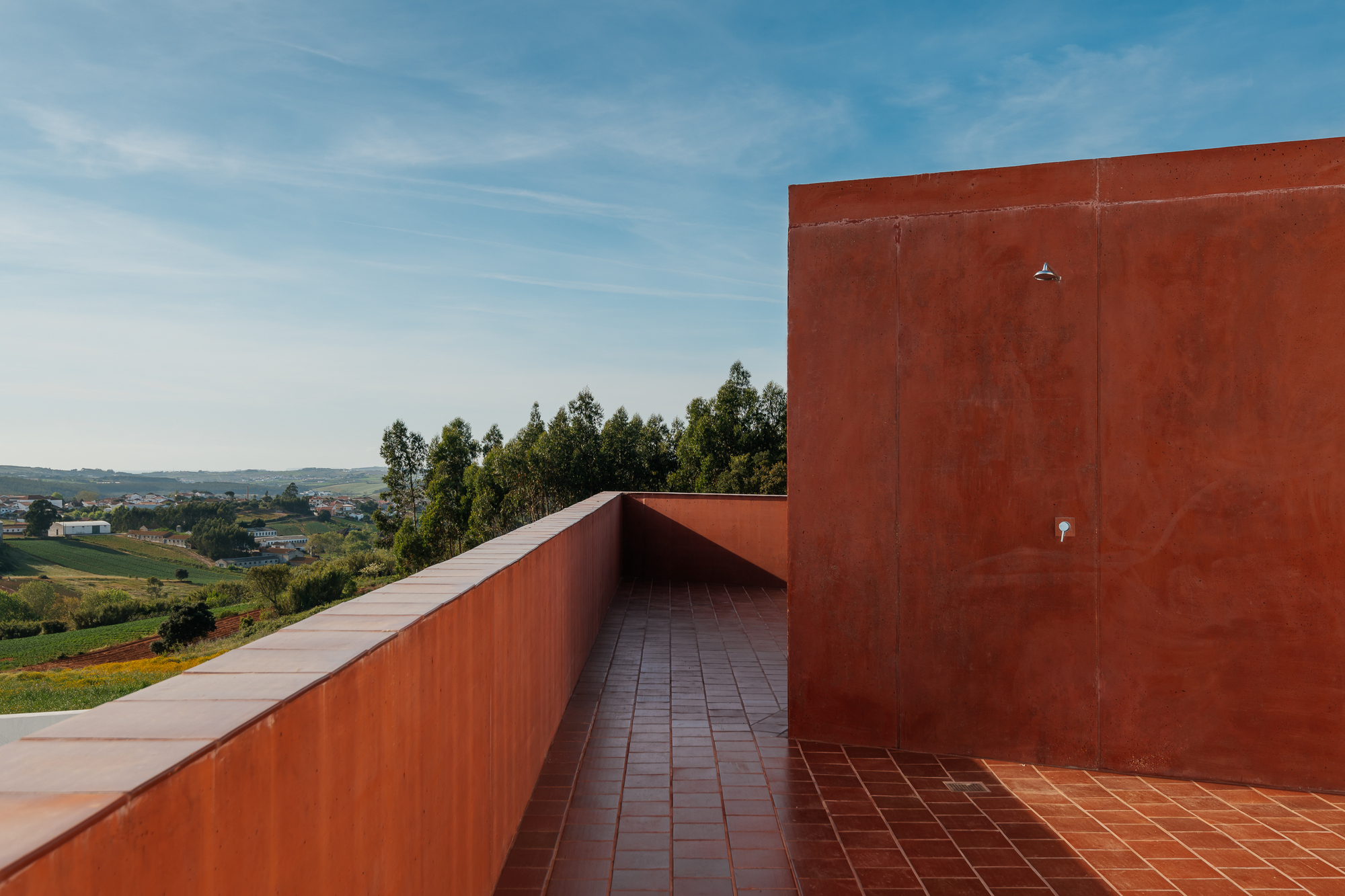 Gallery of Valley House / Volume Architecture Lisbon Studio - 22