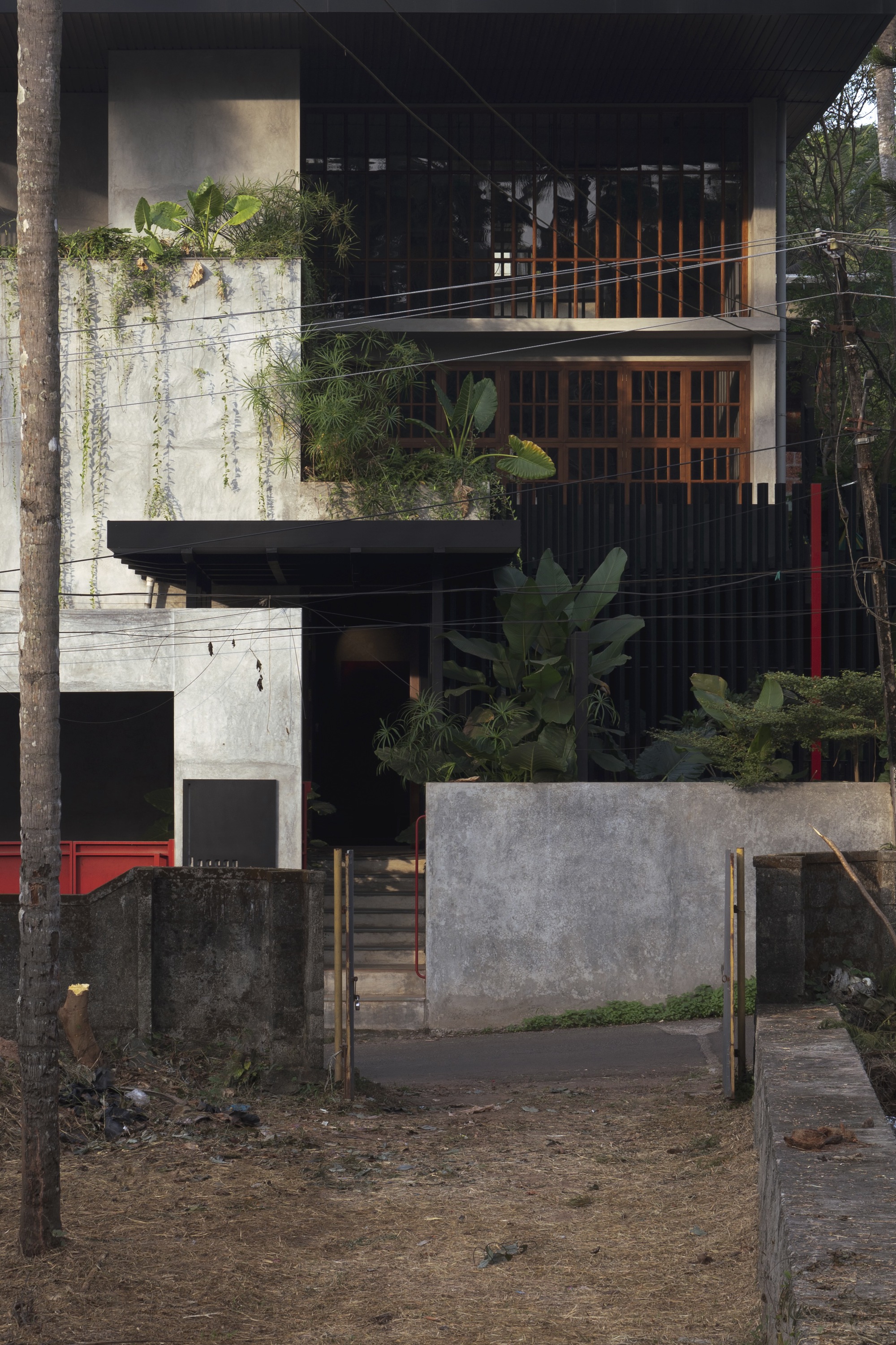 Gallery of Hassan House / Monsoon Projects - 2