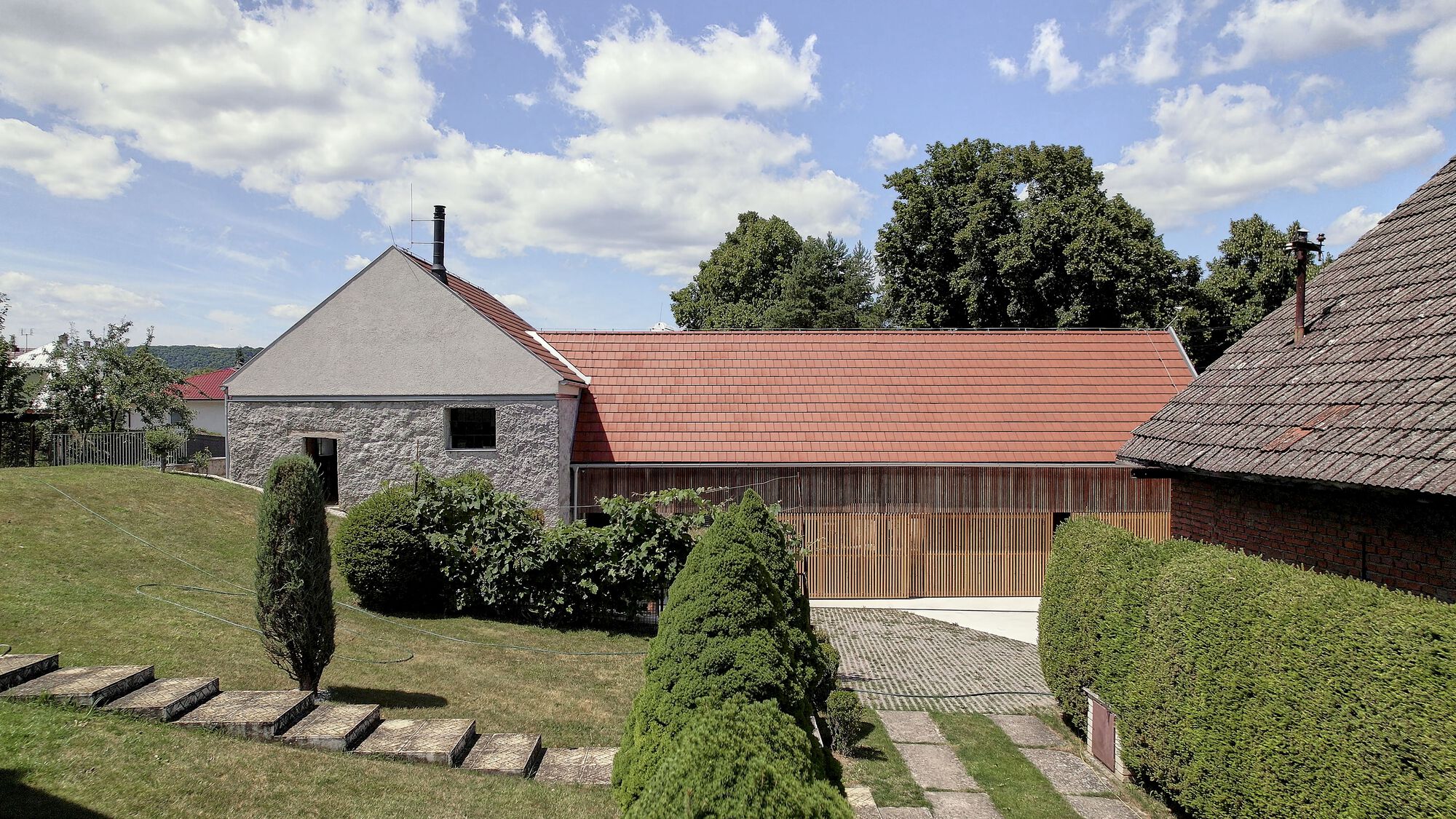 Gallery of New House with Old Mill / RDTH architekti - 8