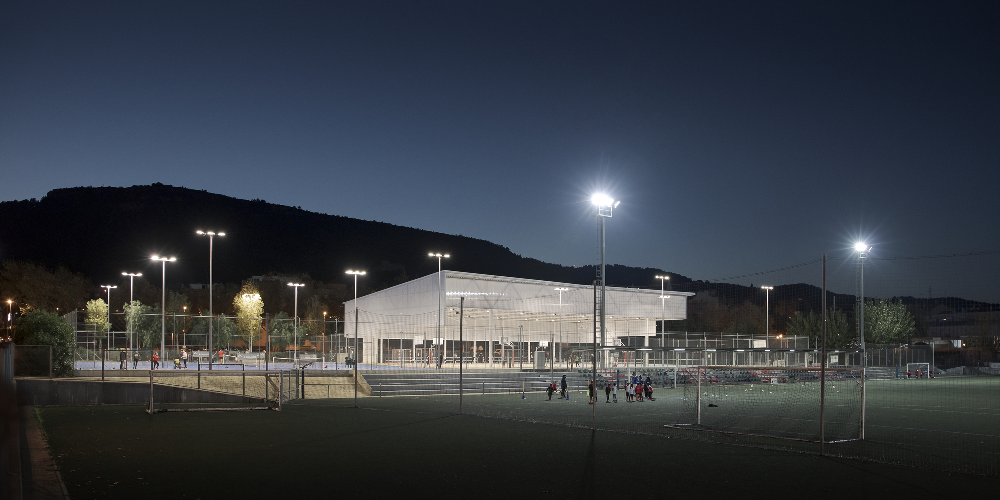 Gallery of Sports Complex in Pallejà / JPAM + Masala Consultors - 10