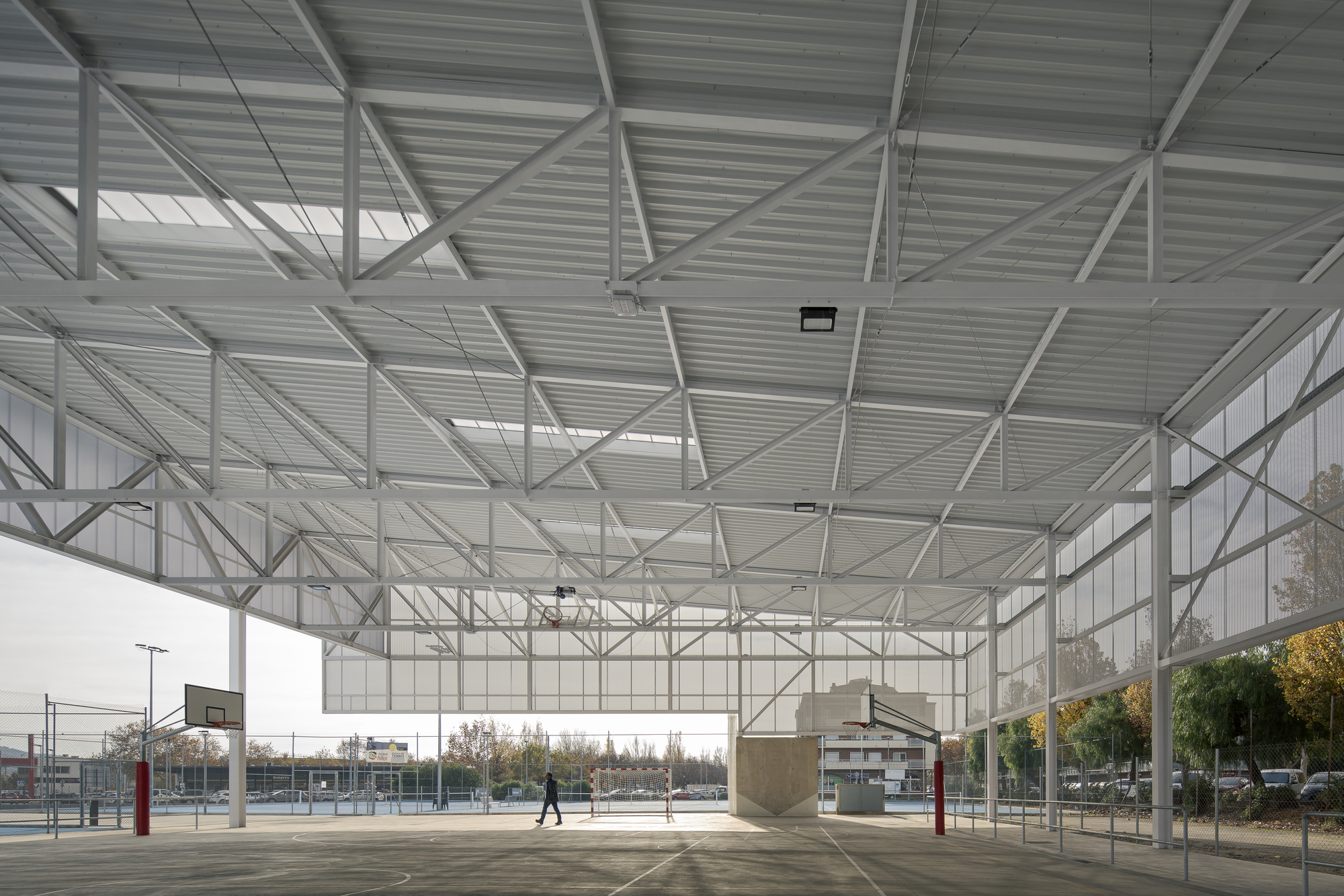 Gallery of Sports Complex in Pallejà / JPAM + Masala Consultors - 3