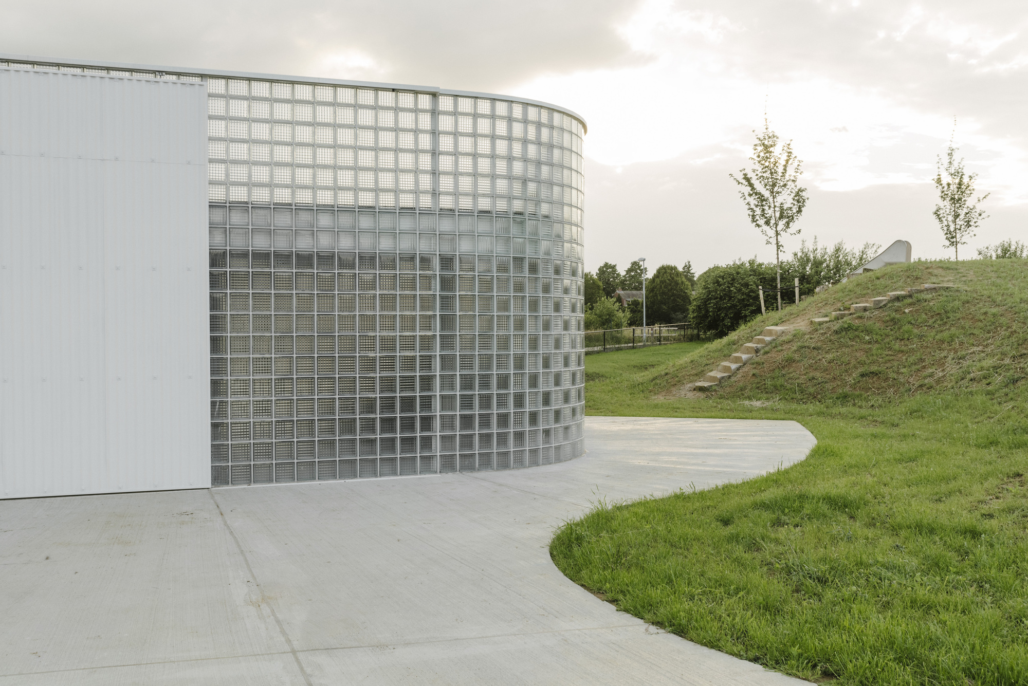 Gallery of Beyond Transparency: 5 Buildings Highlighting Glass Brick ...