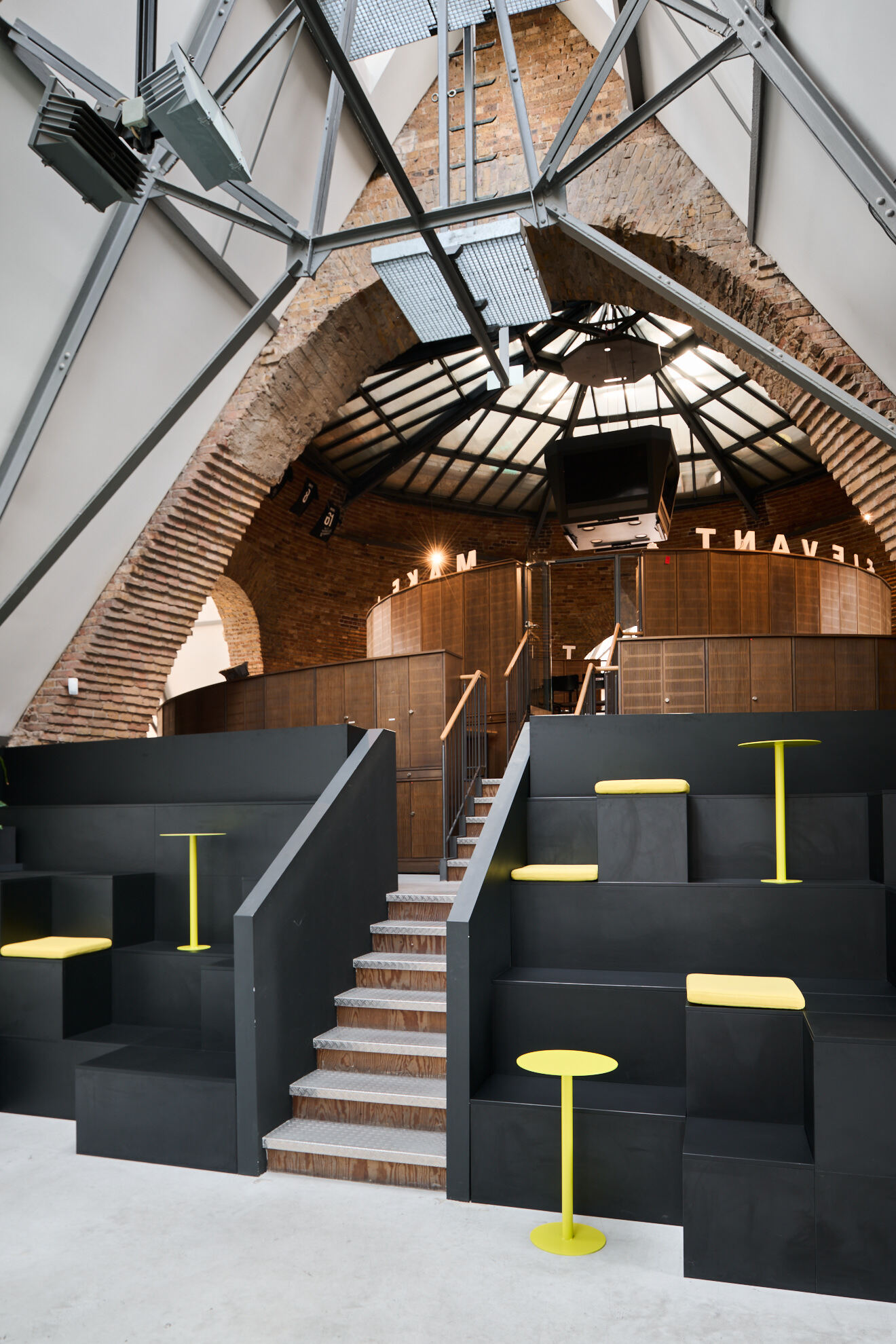 Gallery of DOJO Office Headquarter Berlin / UNDPLUS - 6