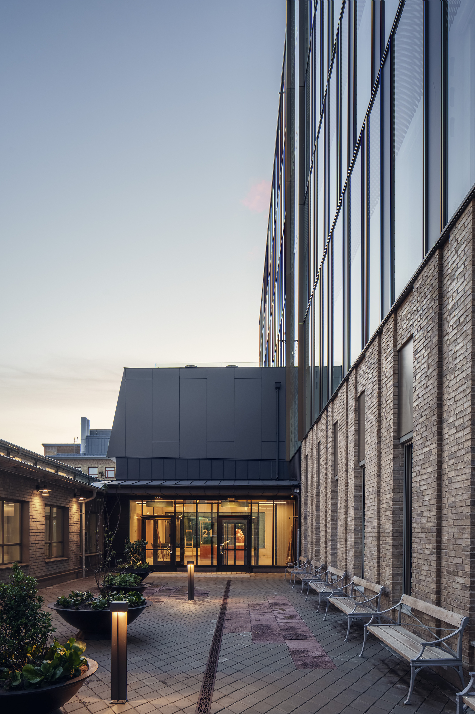 Gallery of Natrium University Building in Gothenburg / Kanozi ...