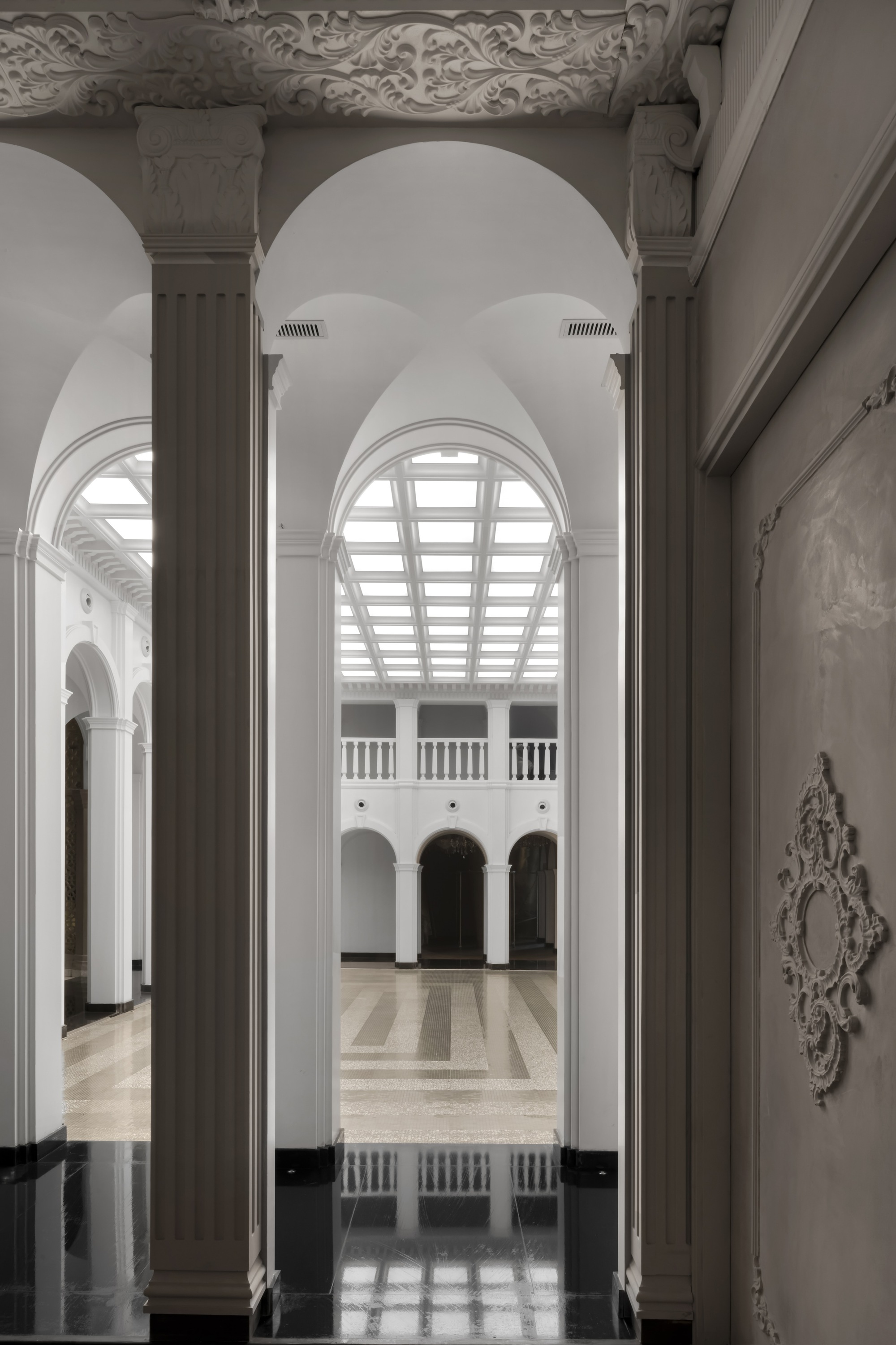 Gallery of Seema Gujral Flagship Store / RENESA Architecture Design ...