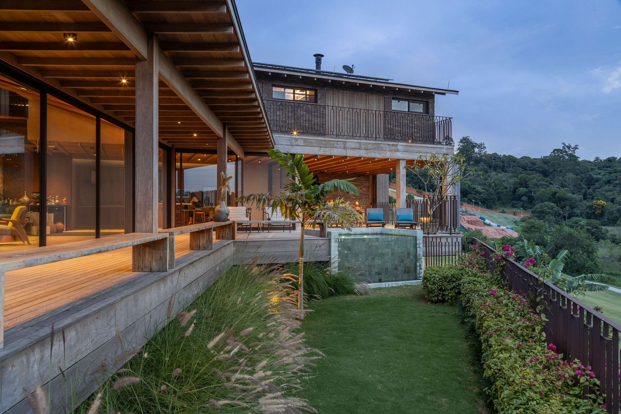 Gallery of Boomerang House / In House - 25