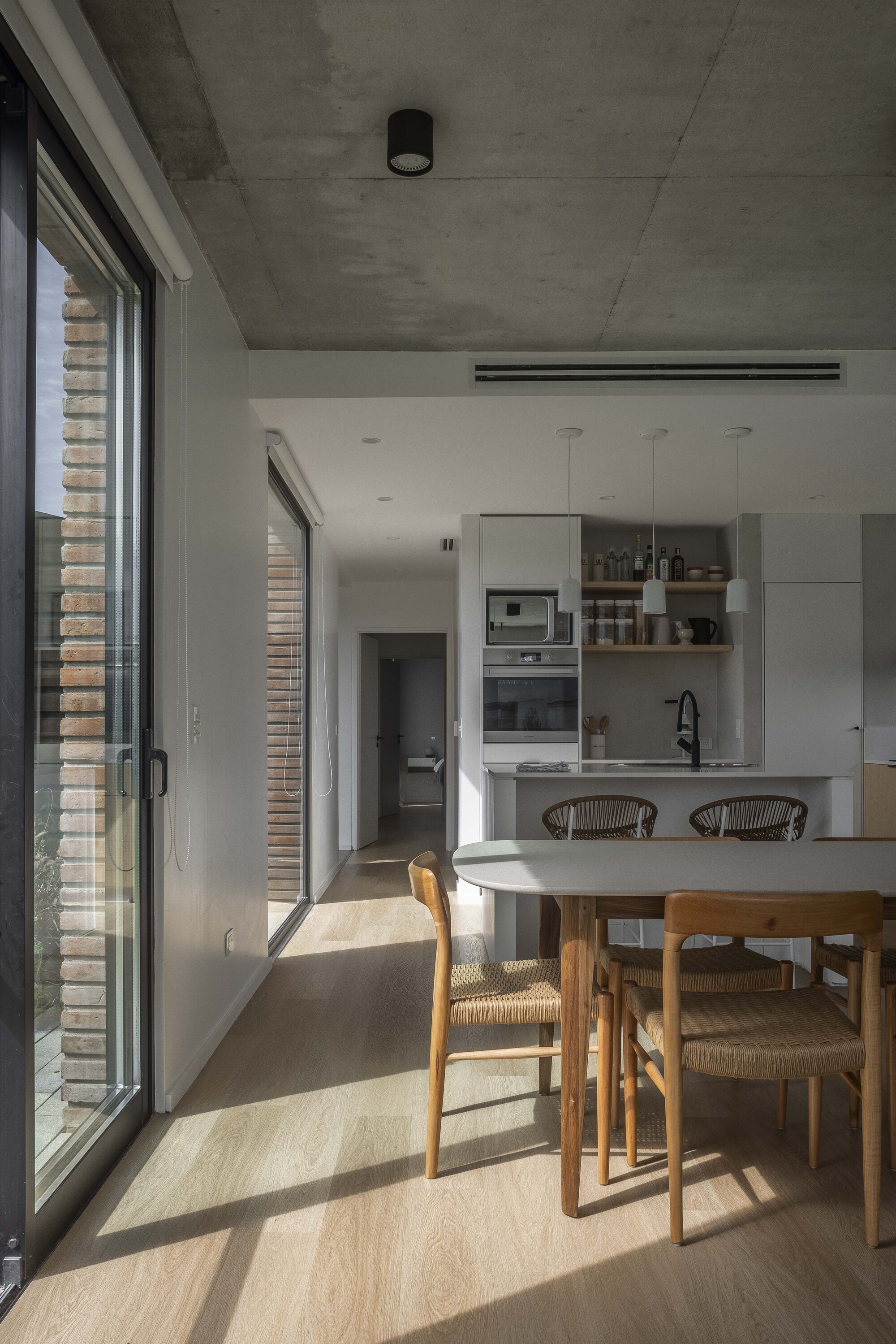 Gallery of J House / Pirca Arquitectura - 25