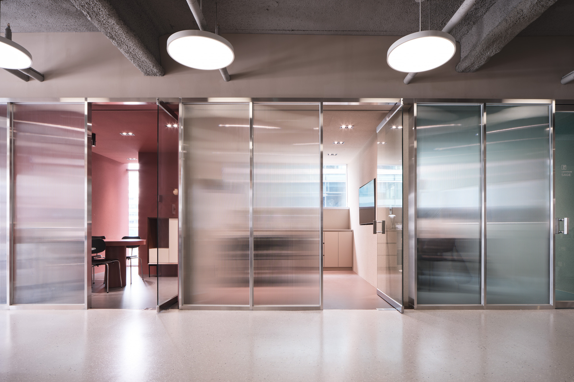 Gallery of 16 Multi-Colored Office Spaces That Use Chromaticism to ...