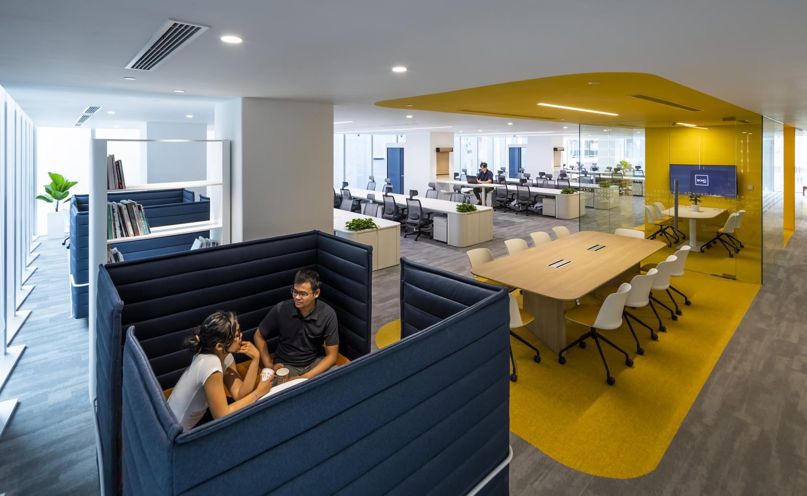 Gallery of 16 Multi-Colored Office Spaces That Use Chromaticism to ...