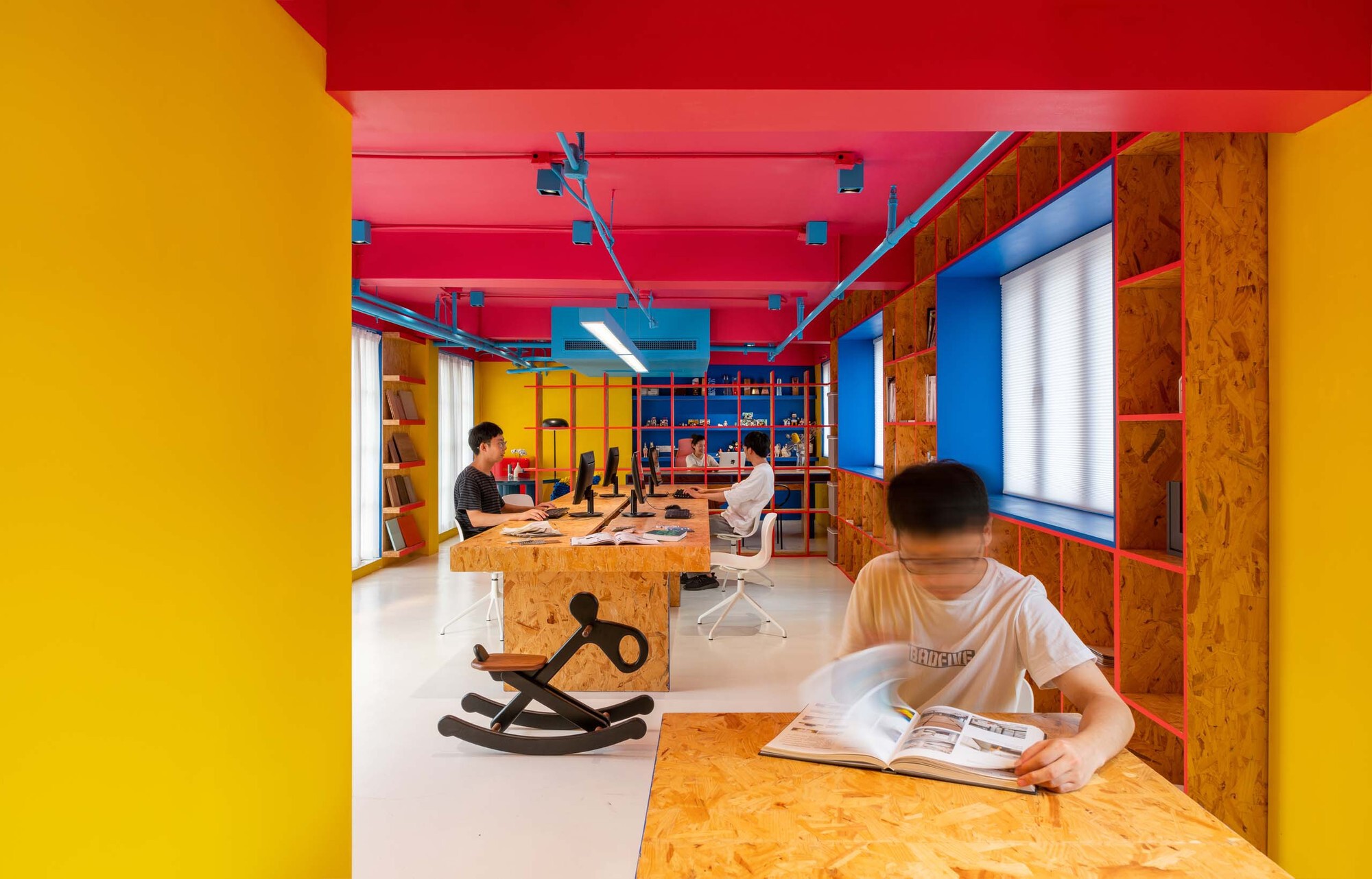 Gallery of 16 Multi-Colored Office Spaces That Use Chromaticism to ...