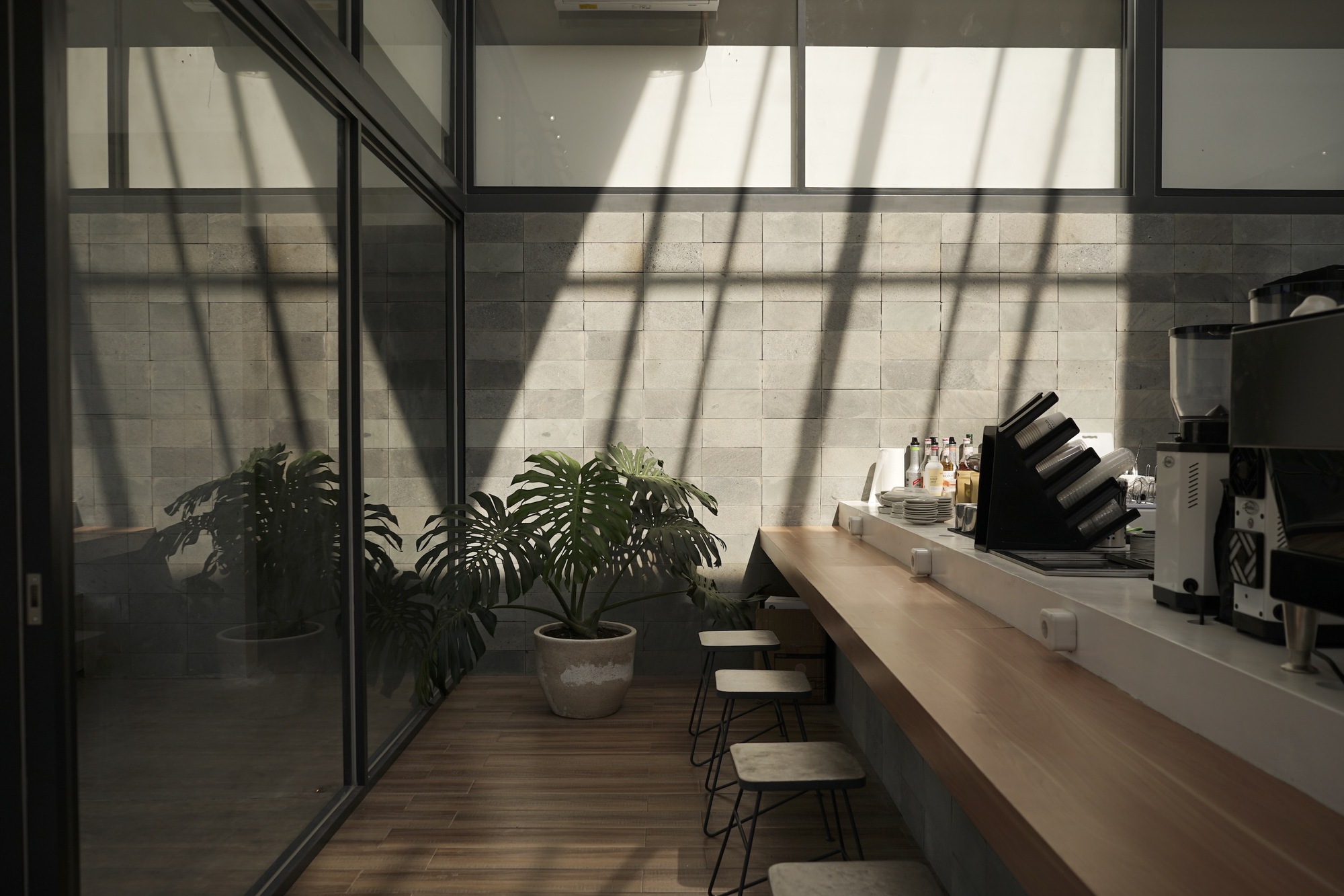 Gallery of Tanulo Coffee / Simpul Studio - 6