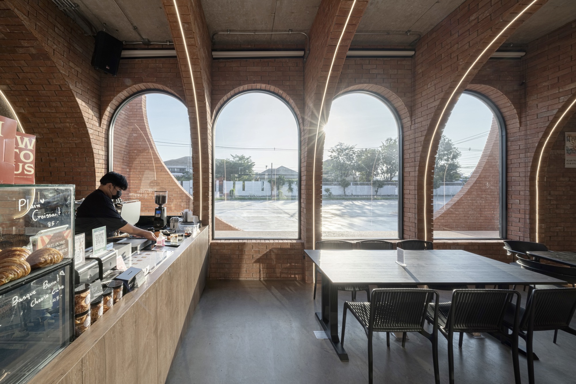 Gallery of DAWN to DUSK Restaurant / TOUCH Architect - 3