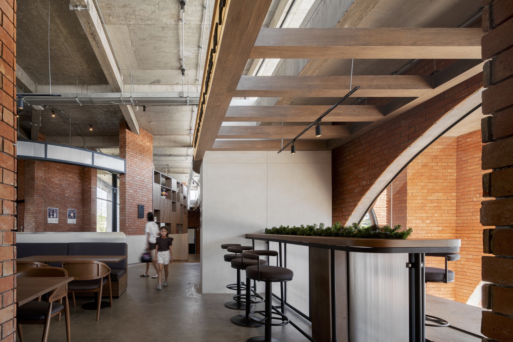 Gallery of DAWN to DUSK Restaurant / TOUCH Architect - 17