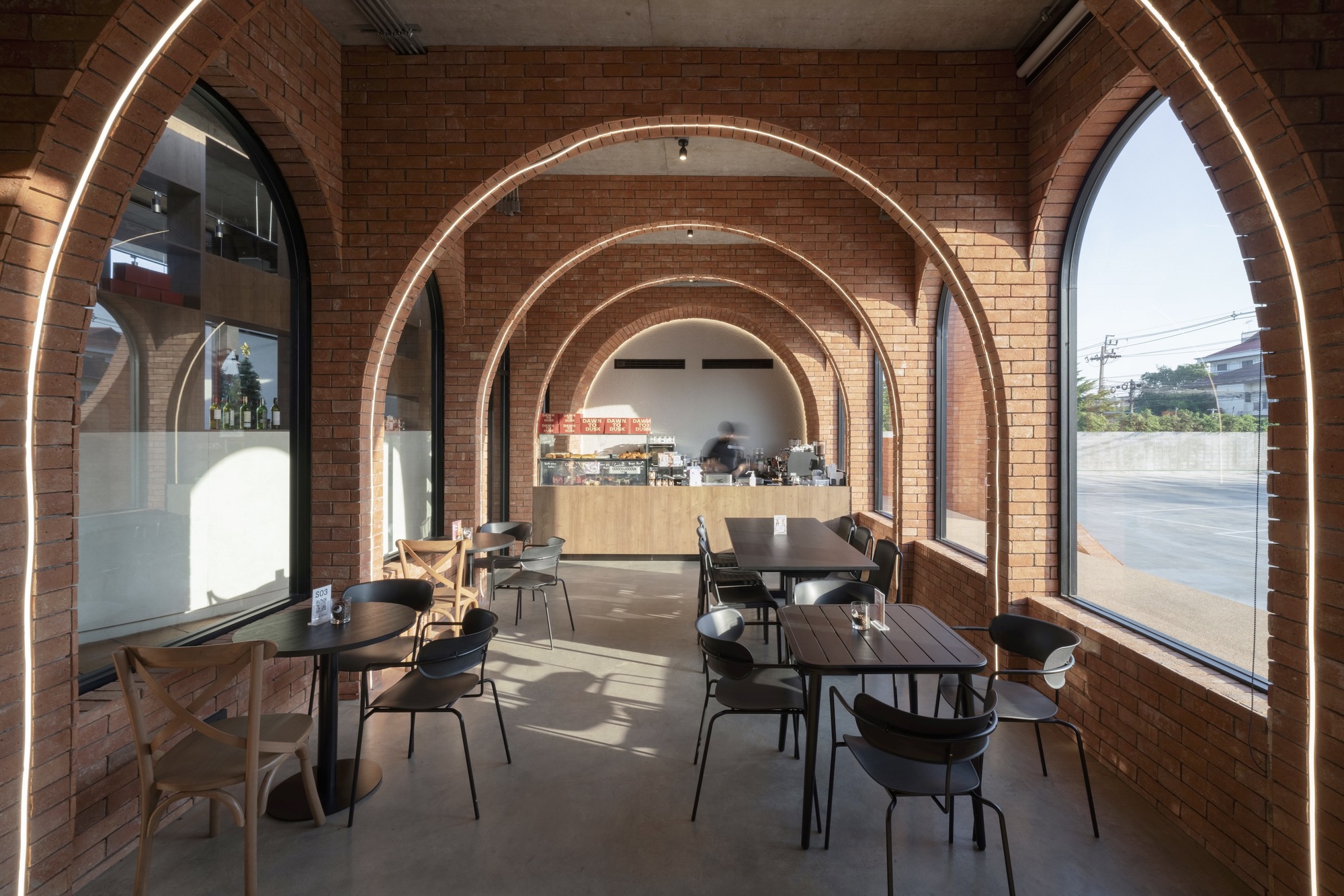 Gallery of DAWN to DUSK Restaurant / TOUCH Architect - 4
