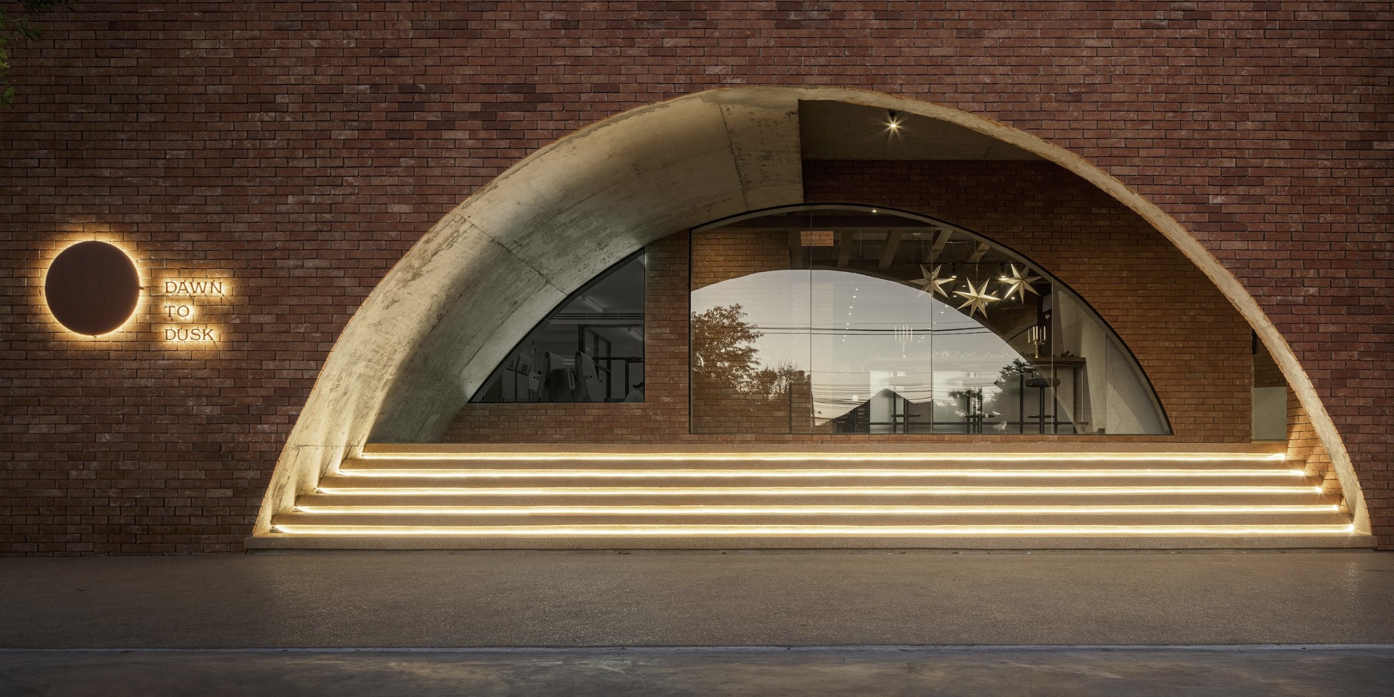 Gallery of DAWN to DUSK Restaurant / TOUCH Architect - 7