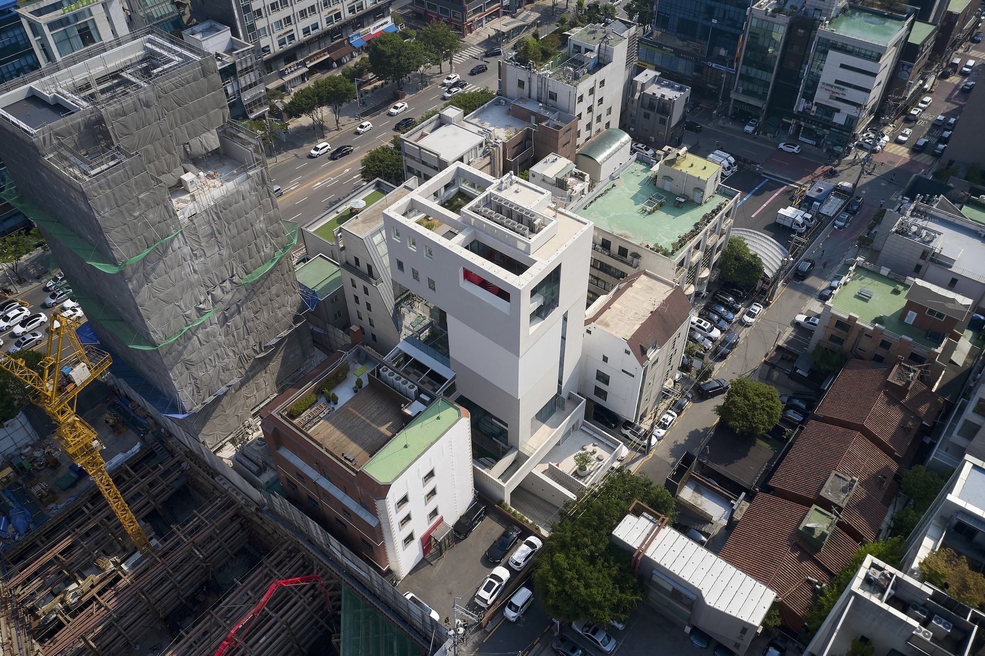 Gallery of Chai Communication Office Building / ARCHITECTS BAN + Fluxys ...