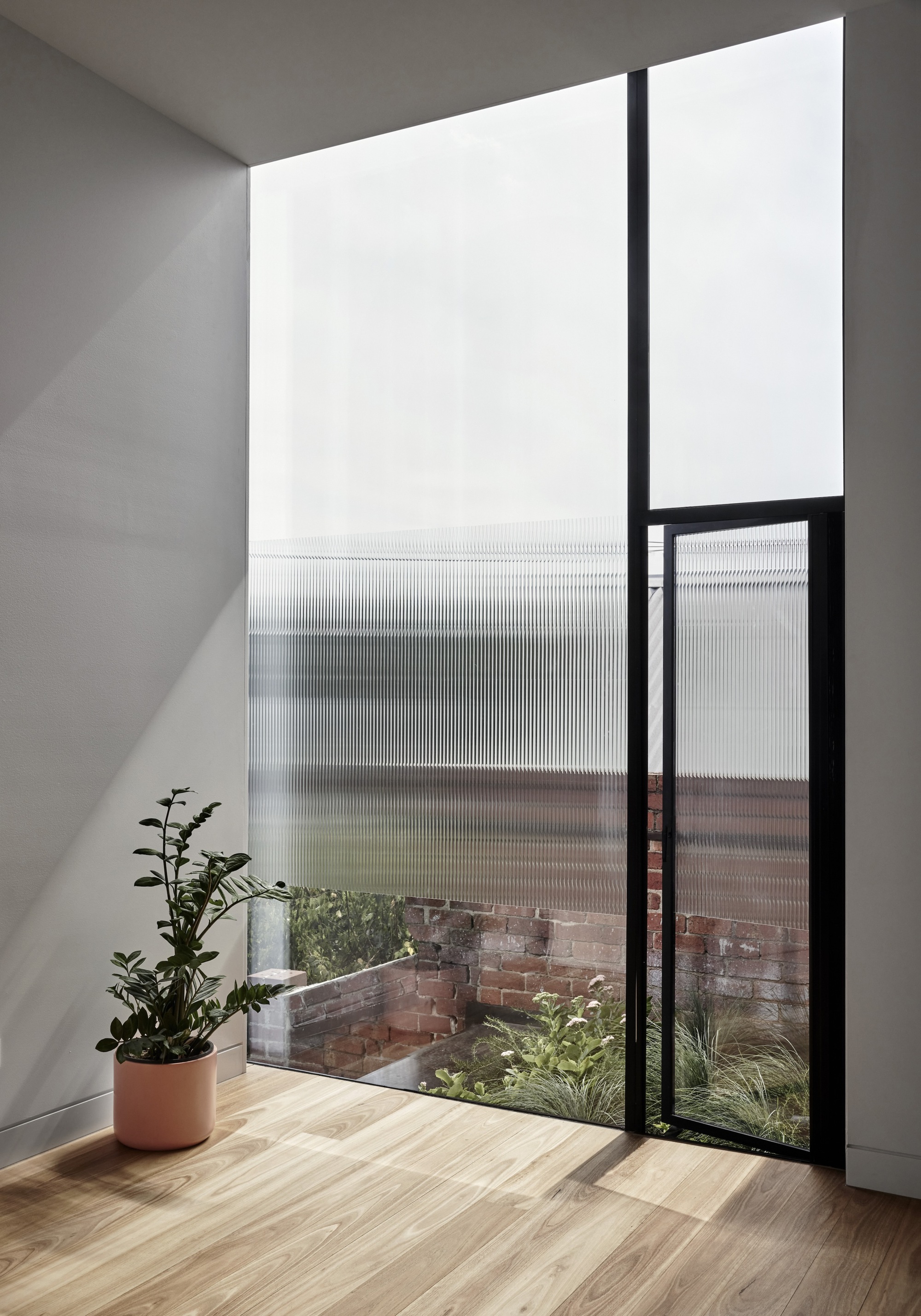 Gallery of Lang 靚 House / Austin Maynard Architects - 22