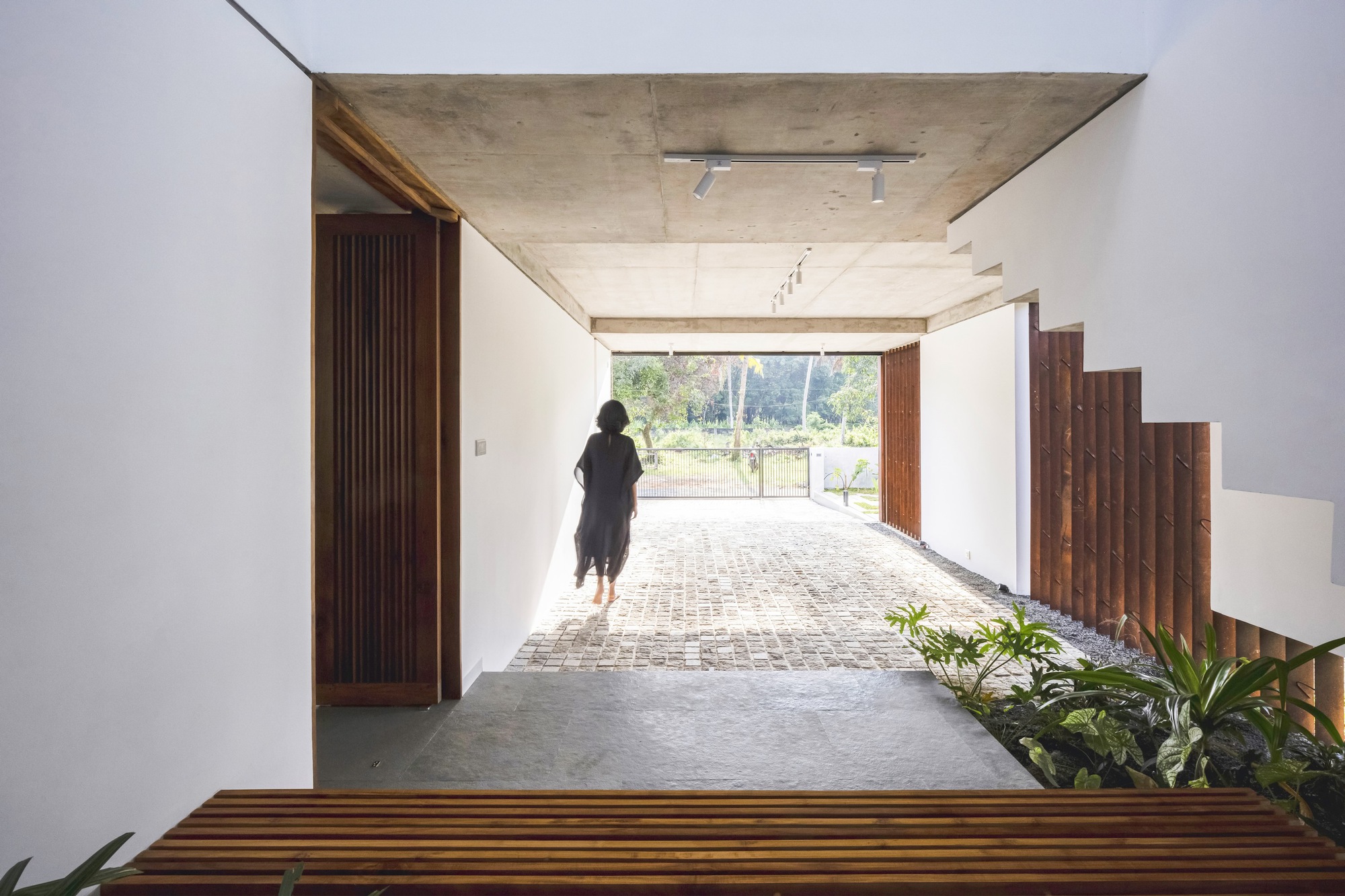 Gallery of Hedge House / Mindspark Architects - 7