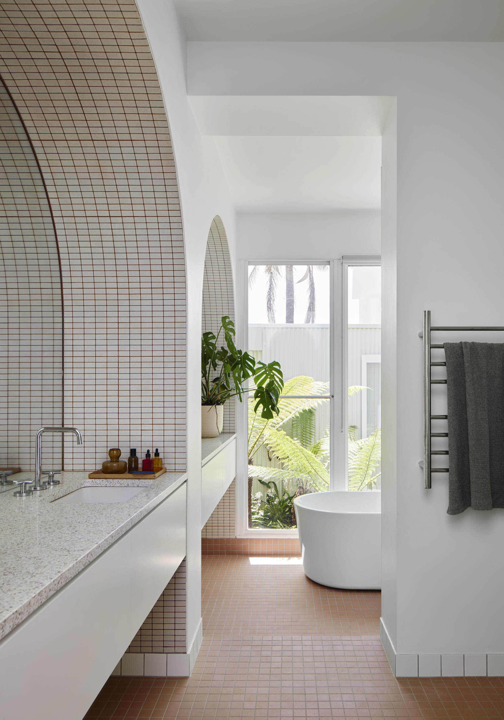 Gallery of Kiddy Kitty Court House / Kuzman Architecture - 21