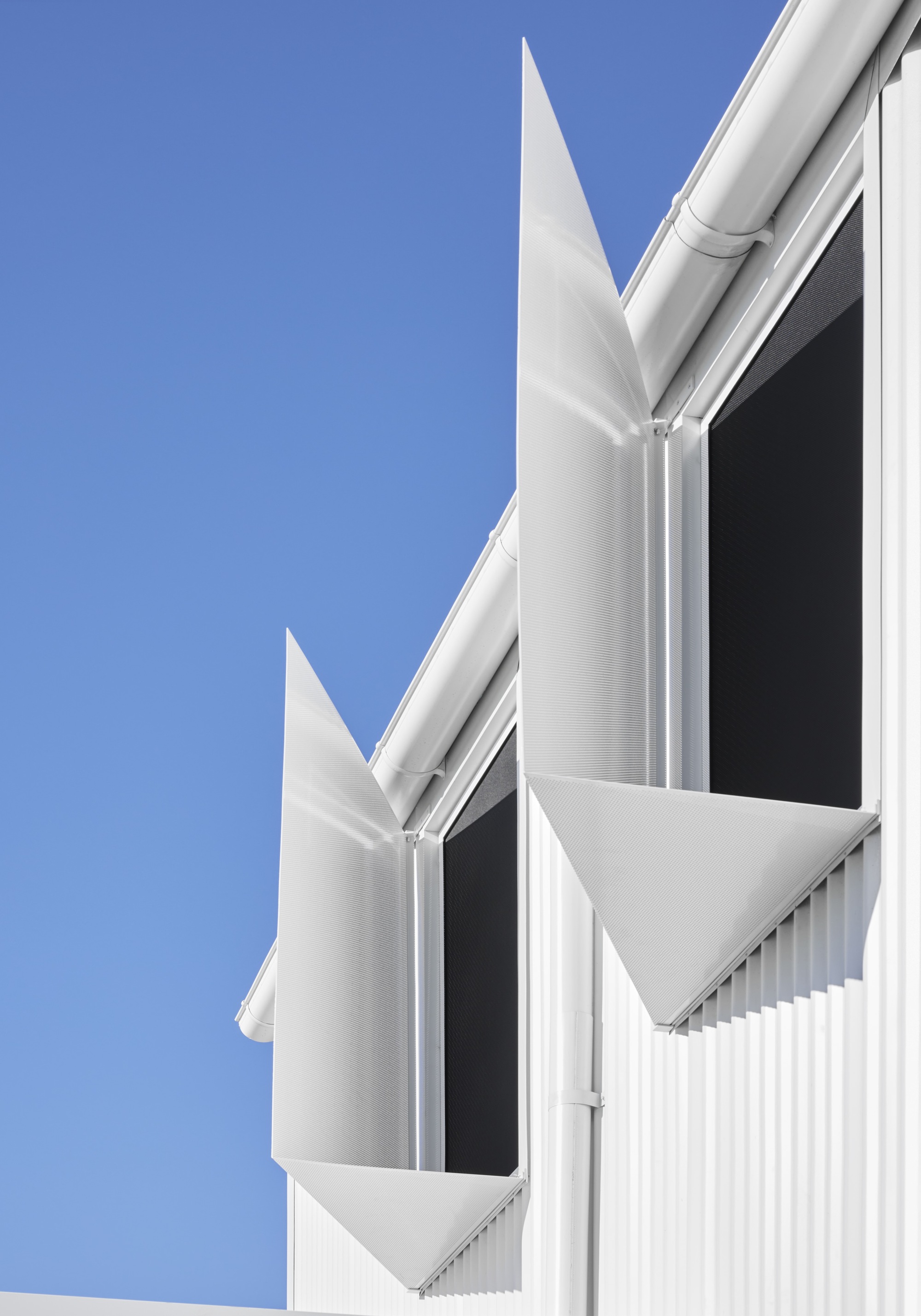 Gallery of Kiddy Kitty Court House / Kuzman Architecture - 24