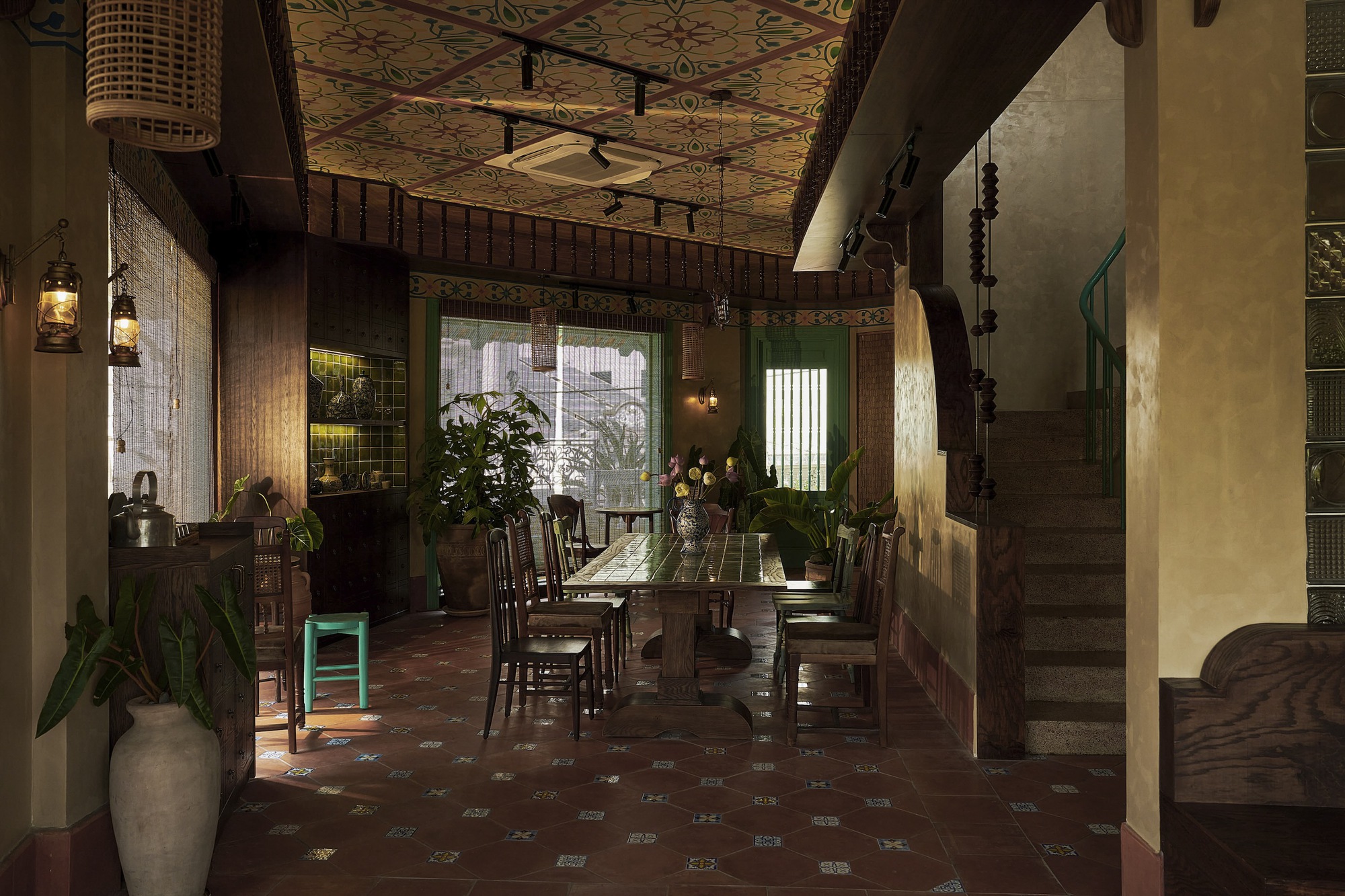 Gallery of Dang Trong Coffee / KSOUL Studio - 1