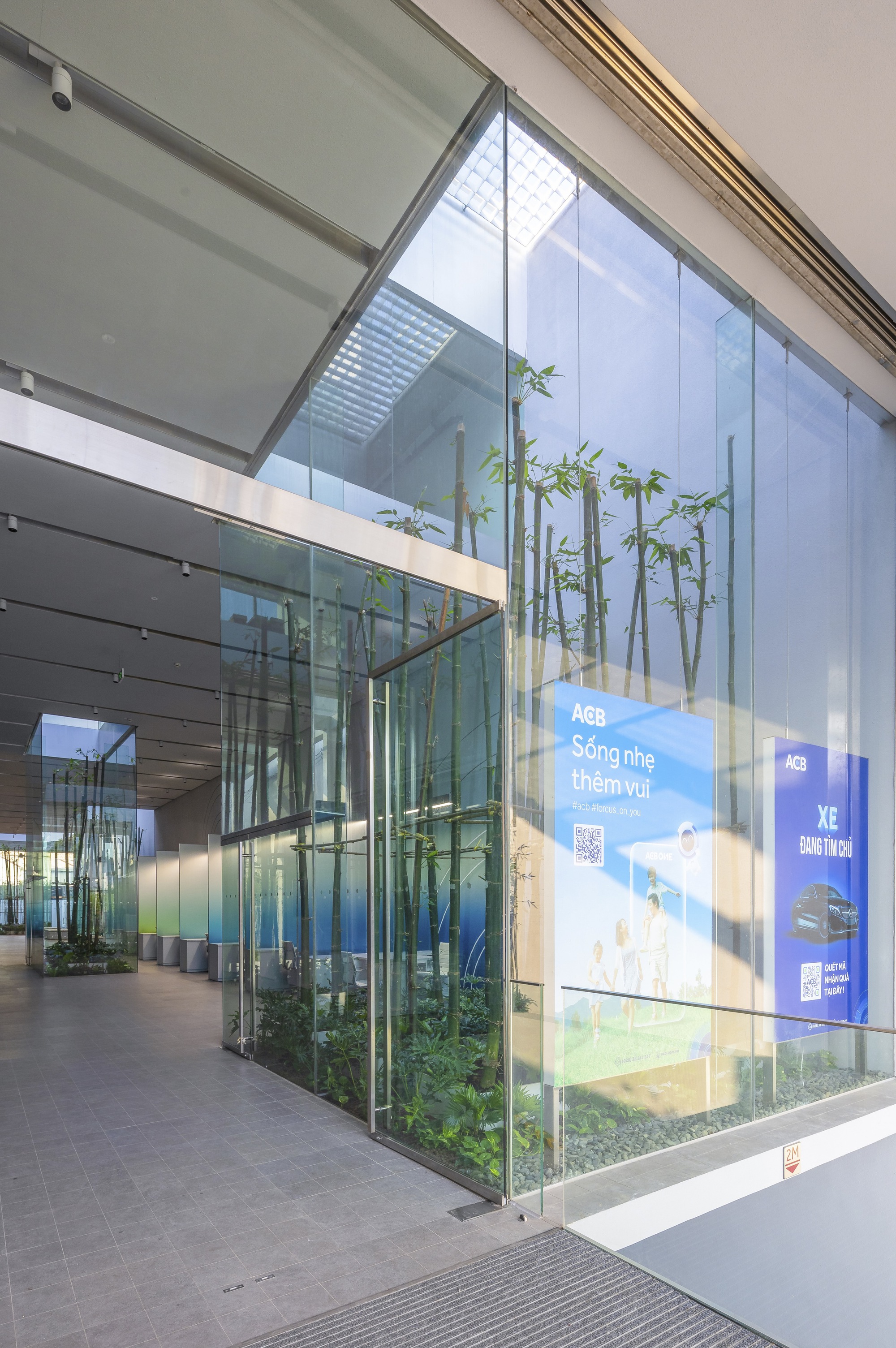 Gallery of ACB Bank Office / MIA Design Studio - 22