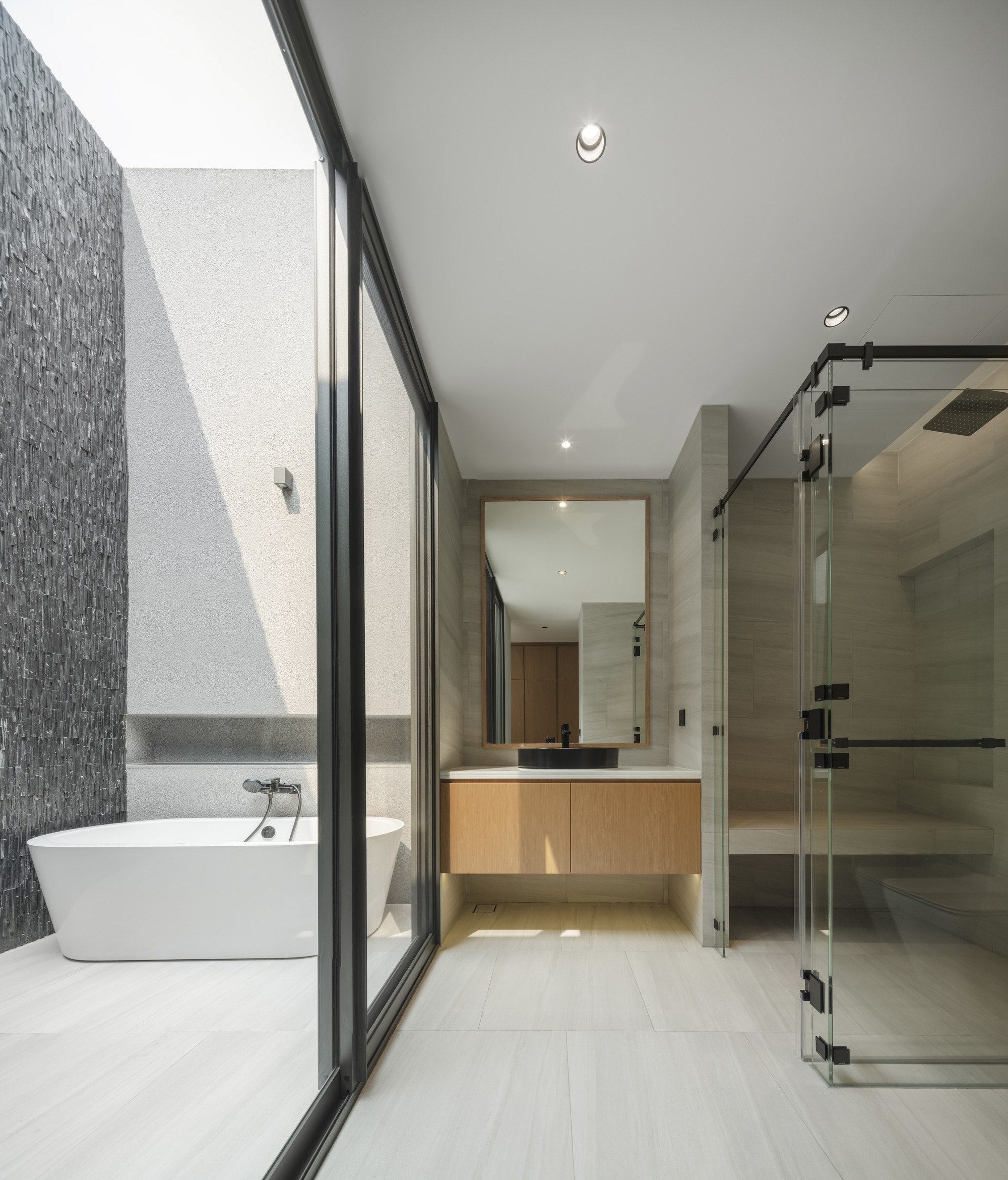 Gallery of The Waterfall House / Greenbox Design - 17