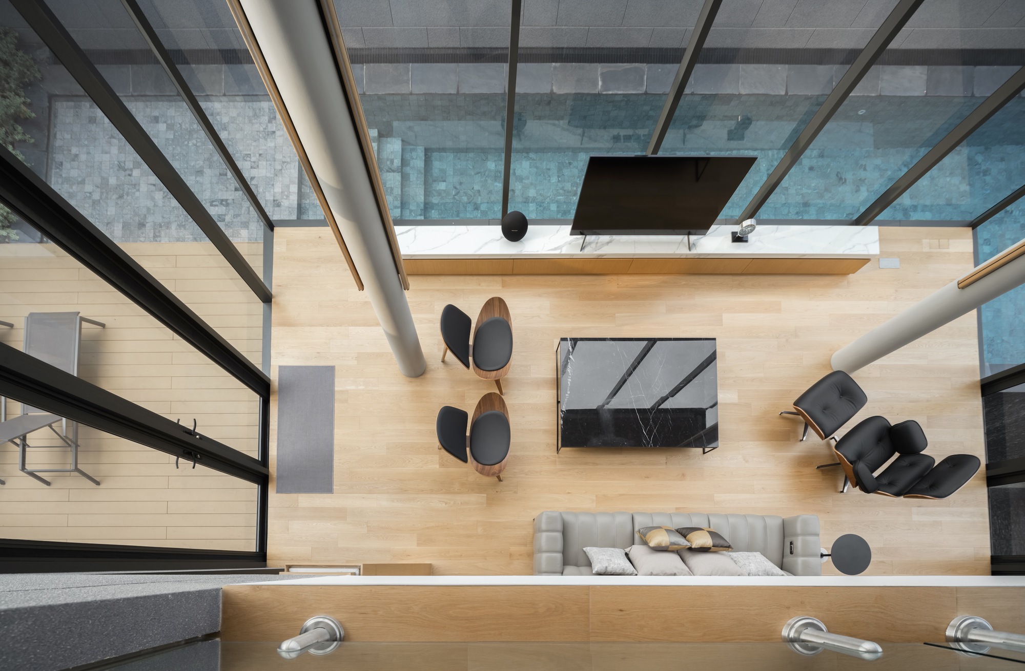 Gallery of The Waterfall House / Greenbox Design - 22