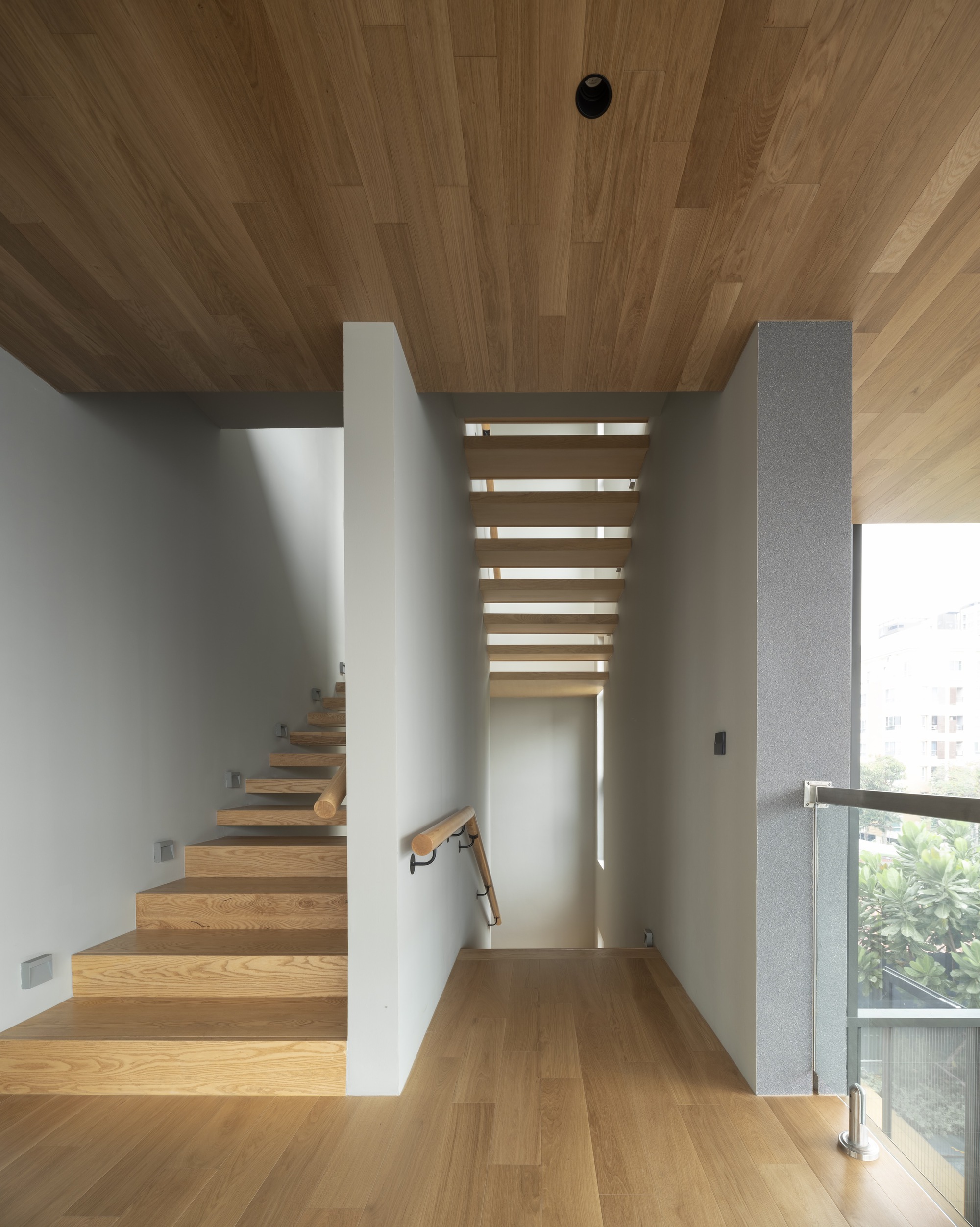 Gallery of The Waterfall House / Greenbox Design - 14