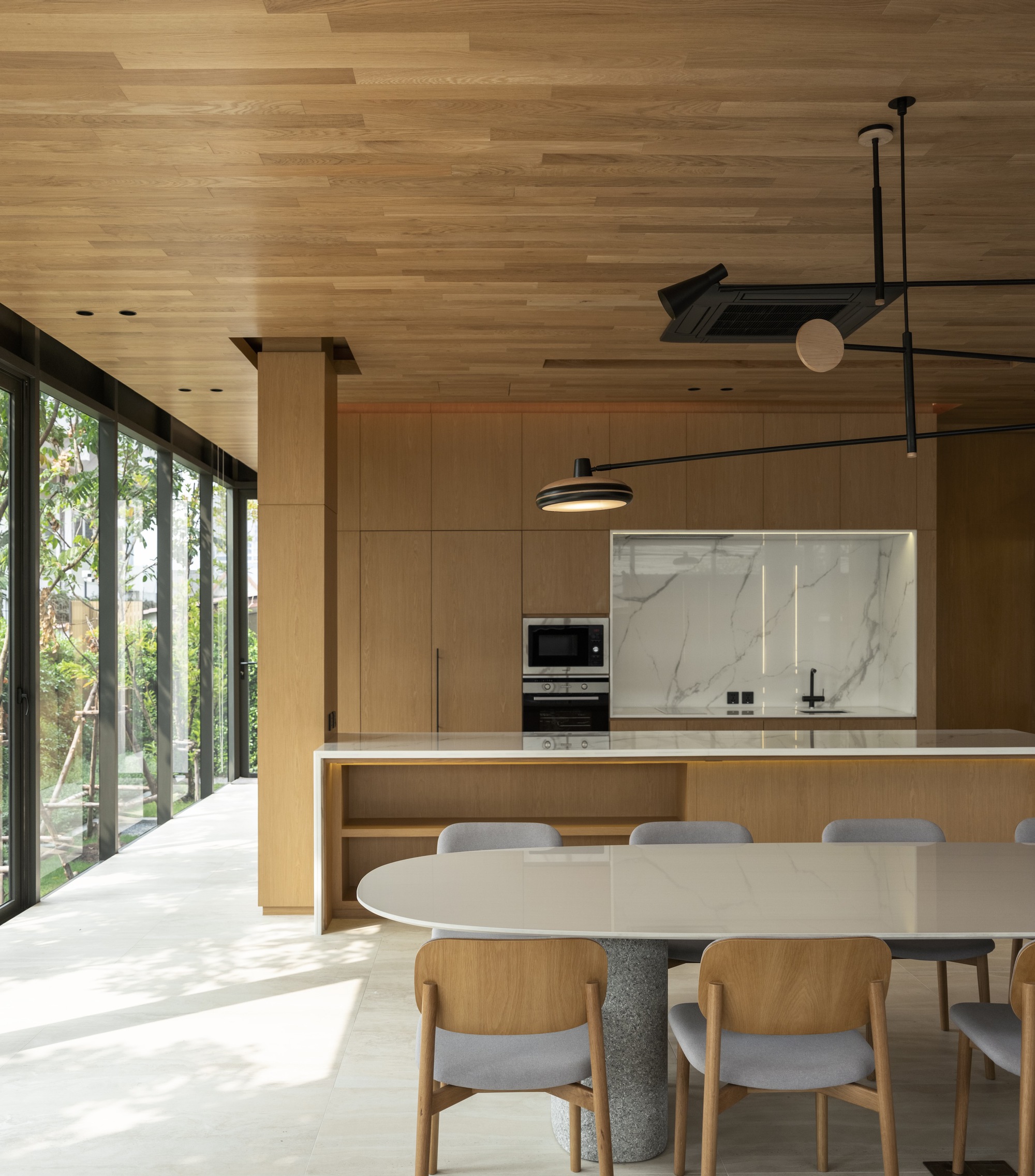 Gallery of The Waterfall House / Greenbox Design - 13