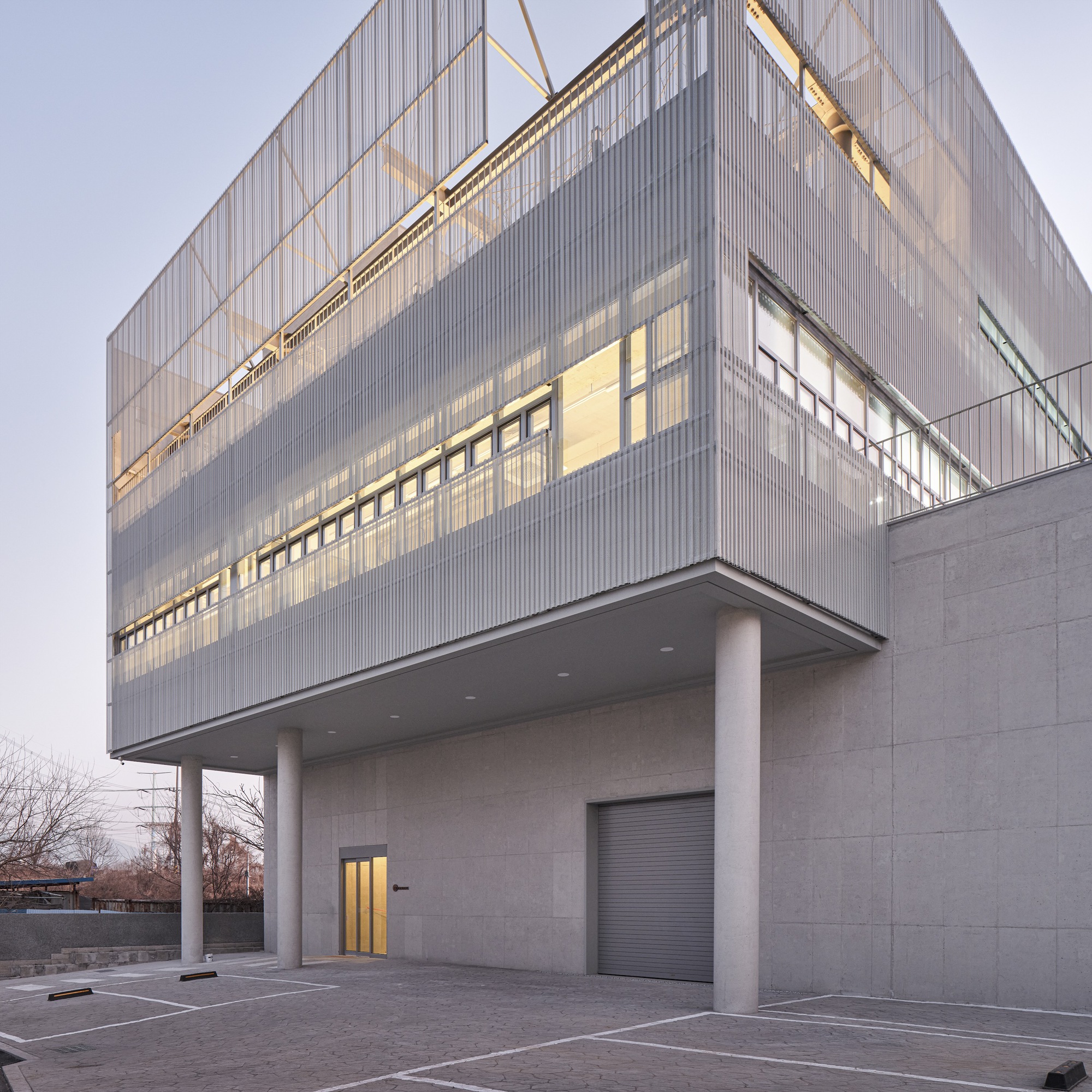 Gallery of C-PROJECT Commercial and Office Building / GAGAHOHO ...