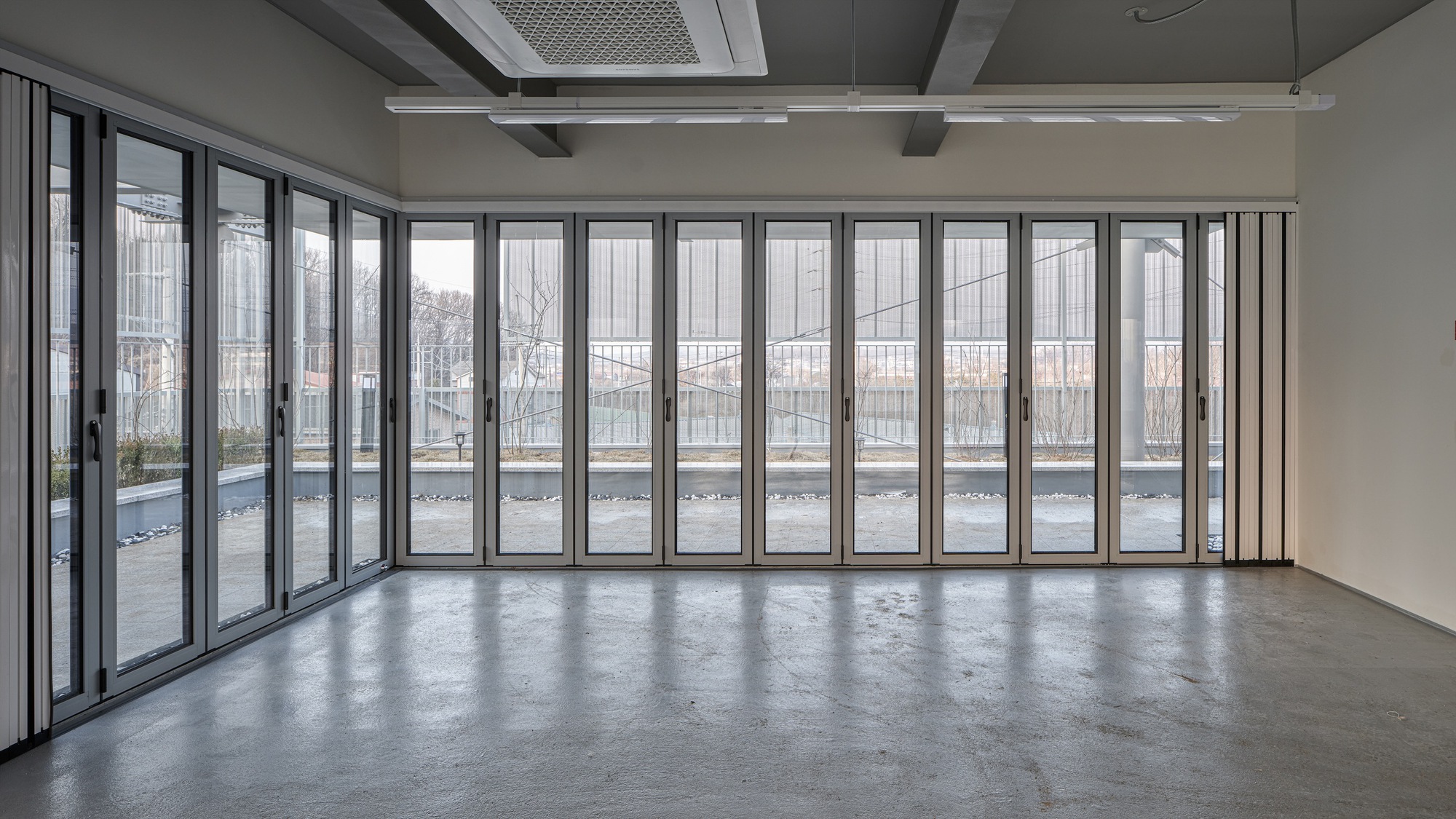 Gallery of C-PROJECT Commercial and Office Building / GAGAHOHO ...