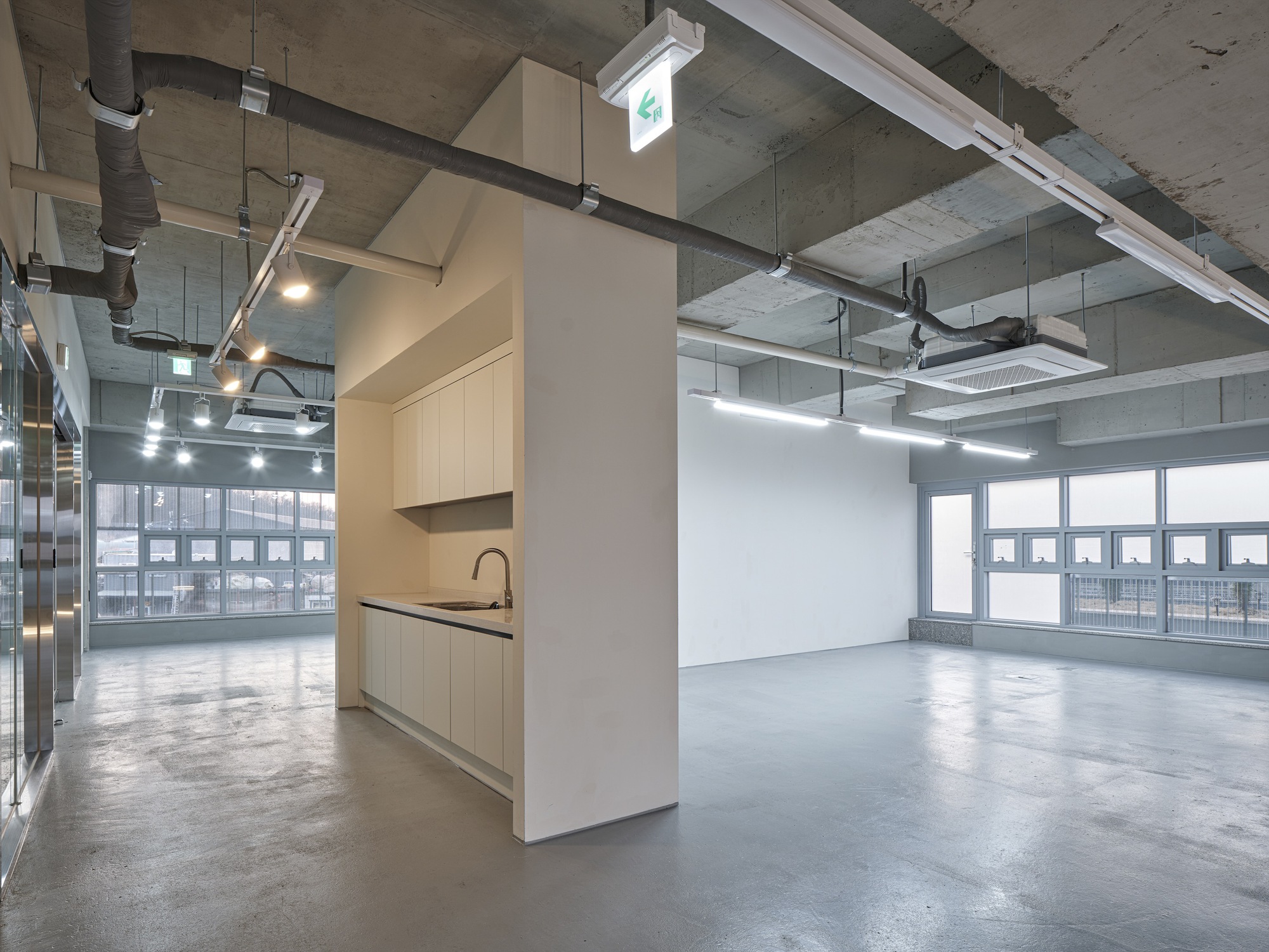 Gallery of C-PROJECT Commercial and Office Building / GAGAHOHO ...