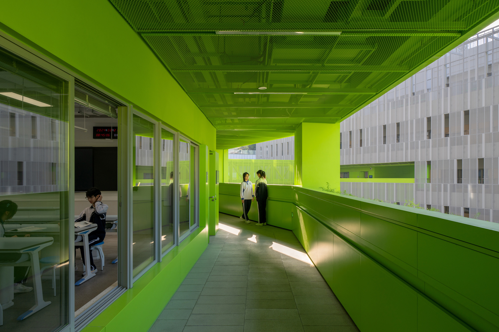 Gallery of FUTIAN High-School Campus / reMIX studio - 30