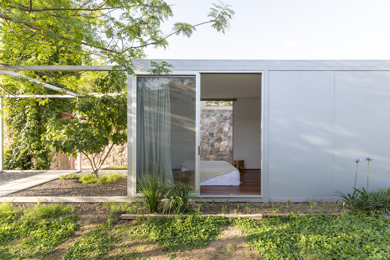 Galería de El módulo en la arquitectura: implantación y adaptabilidad en el paisaje ...