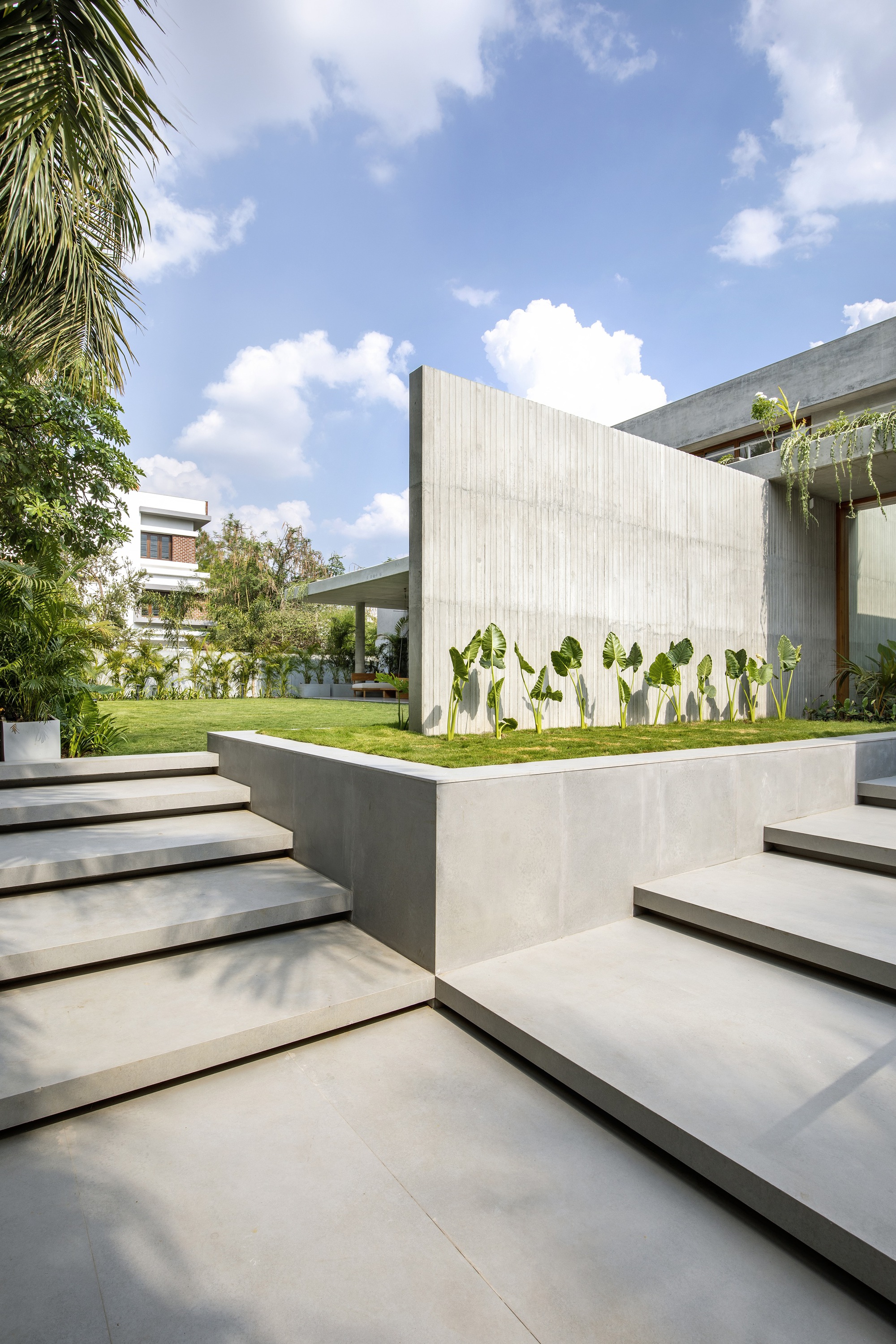 Galeria de Casa das Paredes de Concreto / TRAANSPACE - 7