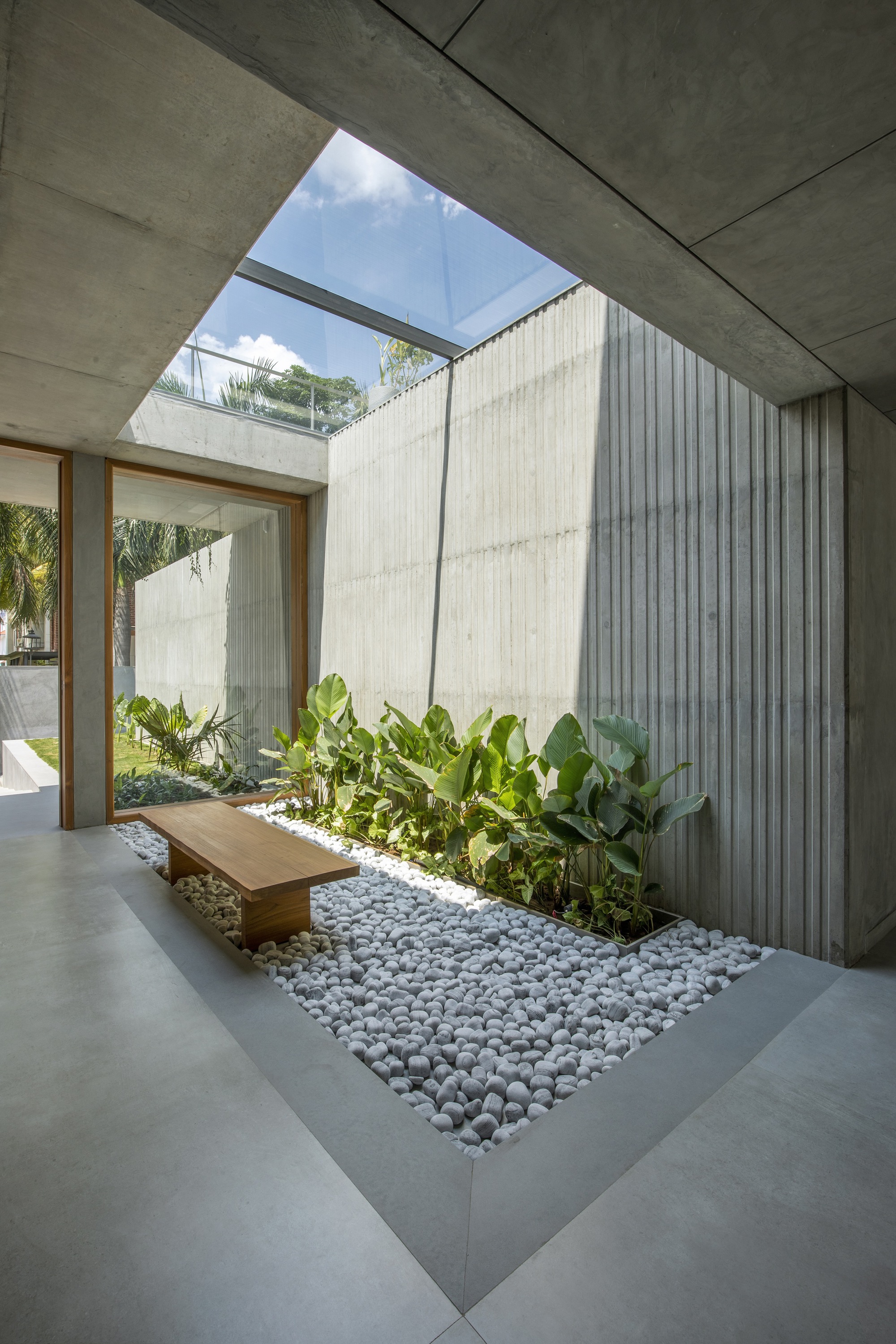 Galeria de Casa das Paredes de Concreto / TRAANSPACE - 9