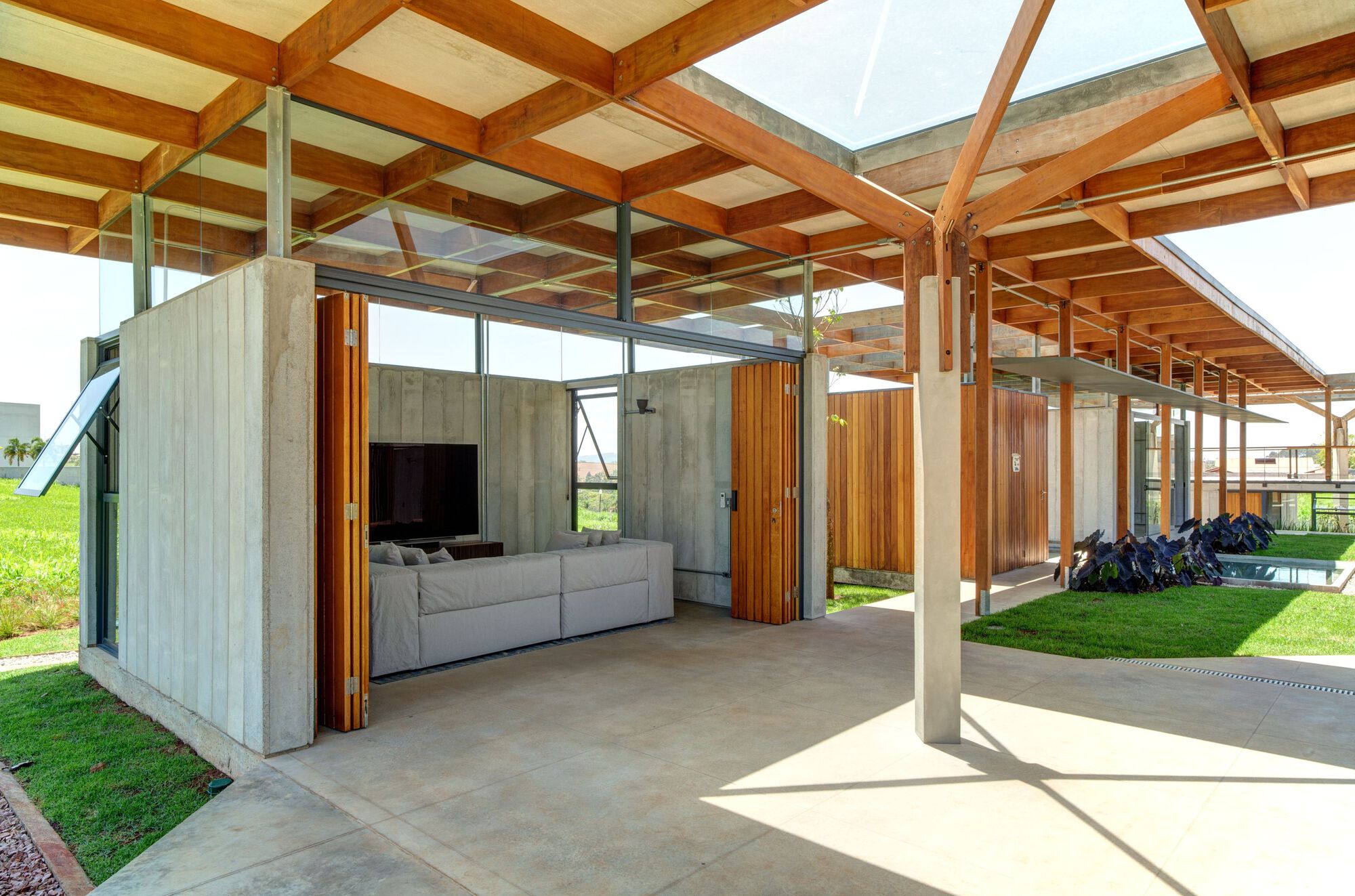 Gallery of Serra Azul House / Apiacás Arquitetos - 19