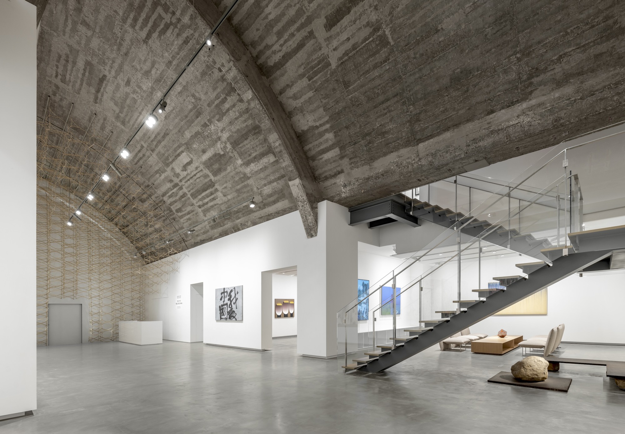 Galeria de Galeria Whitestone Beijing 798 / Kengo Kuma & Associates - 7