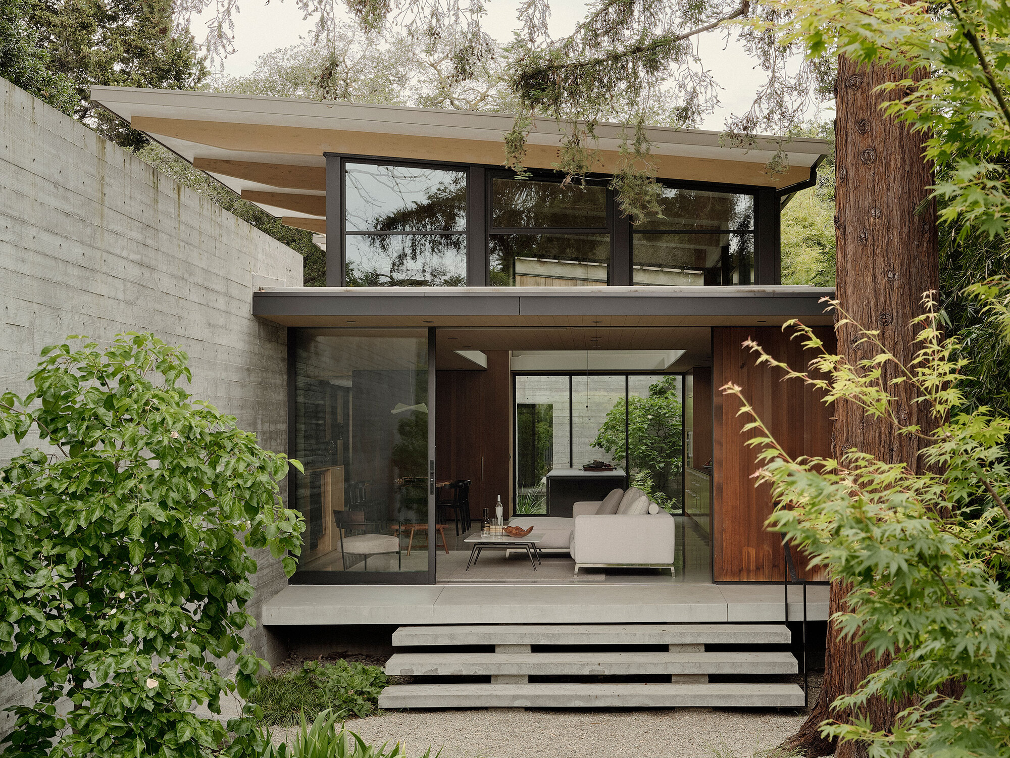 Gallery of Designing a Nature-Embracing Modern Home in Palo Alto, USA - 1