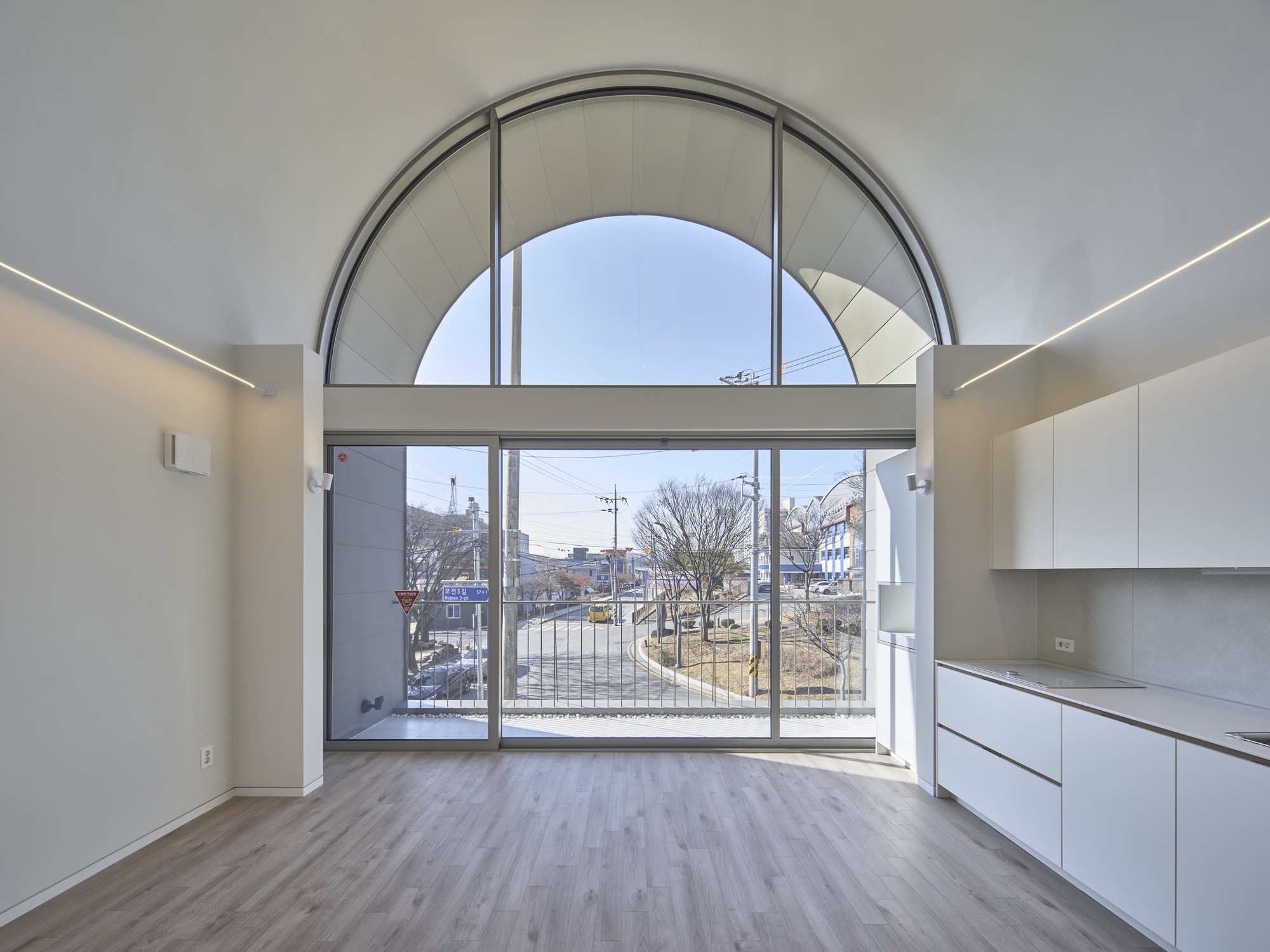 Gallery of Round Roofs Residence / Todot Architects and Partners - 4