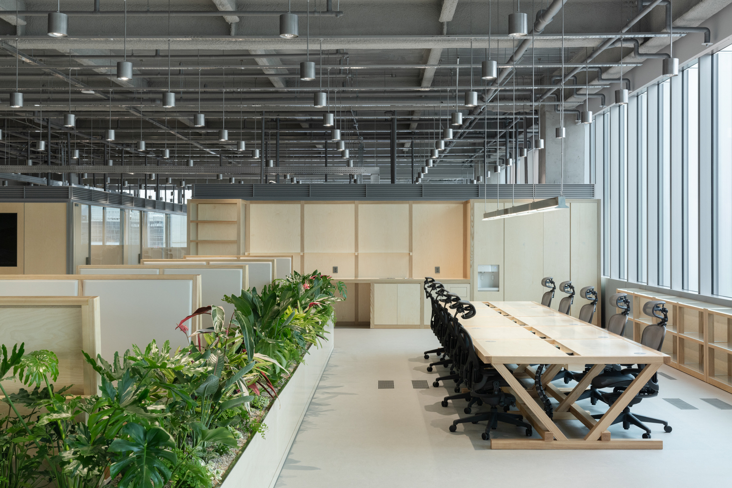 Gallery of Genesis Headquarters Office / COM - 1