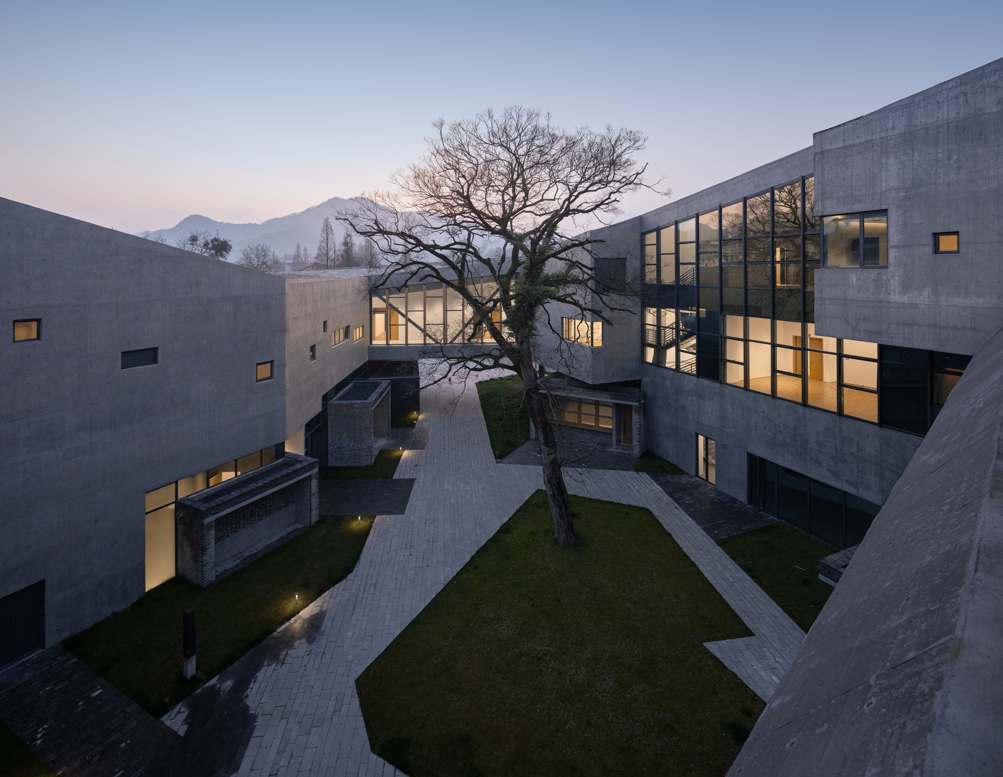 Galeria de Centro de arte Zhejiang Lishui Guyanhuaxiang / line+ studio - 26