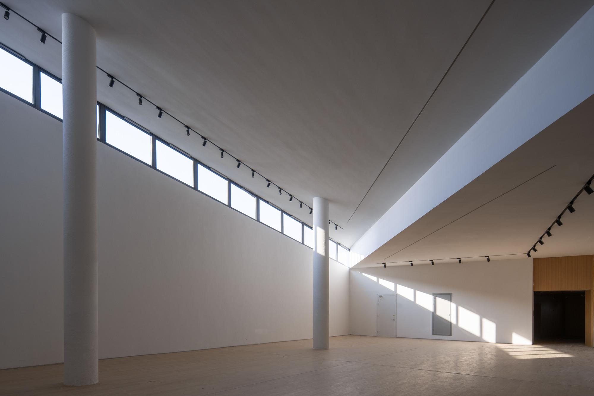 Galeria de Centro de arte Zhejiang Lishui Guyanhuaxiang / line+ studio - 20