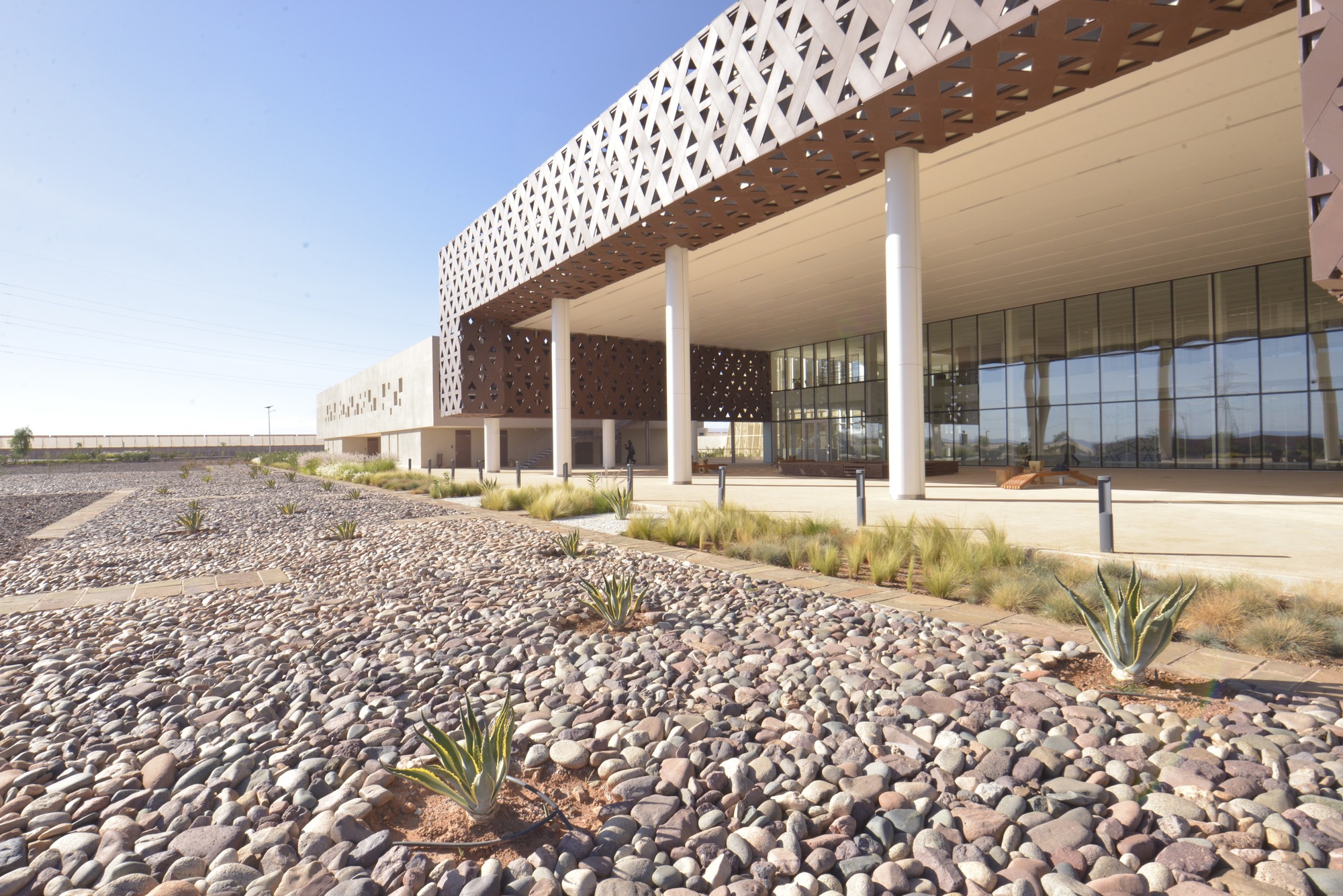 Gallery of HQ & Conference Center / Archi+ + Guerin & Pedroza ...