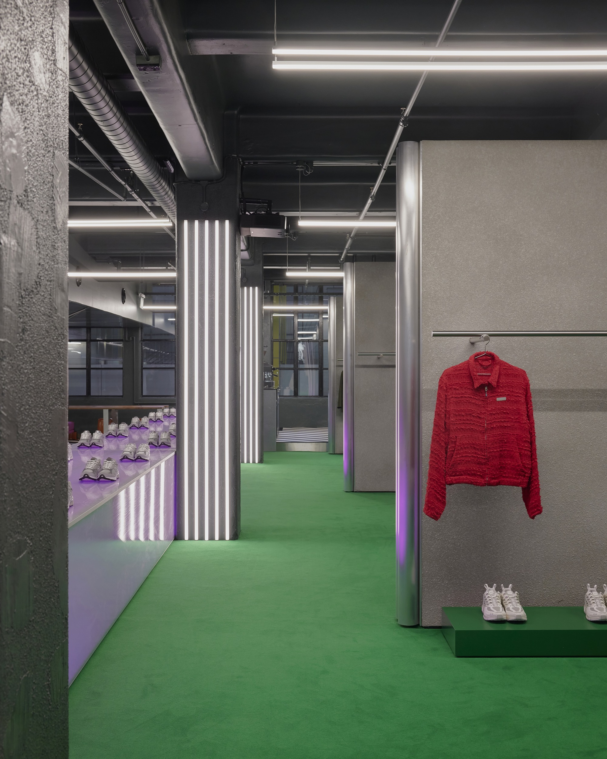 Gallery of Up There Store / Kennedy Nolan Architects - 11