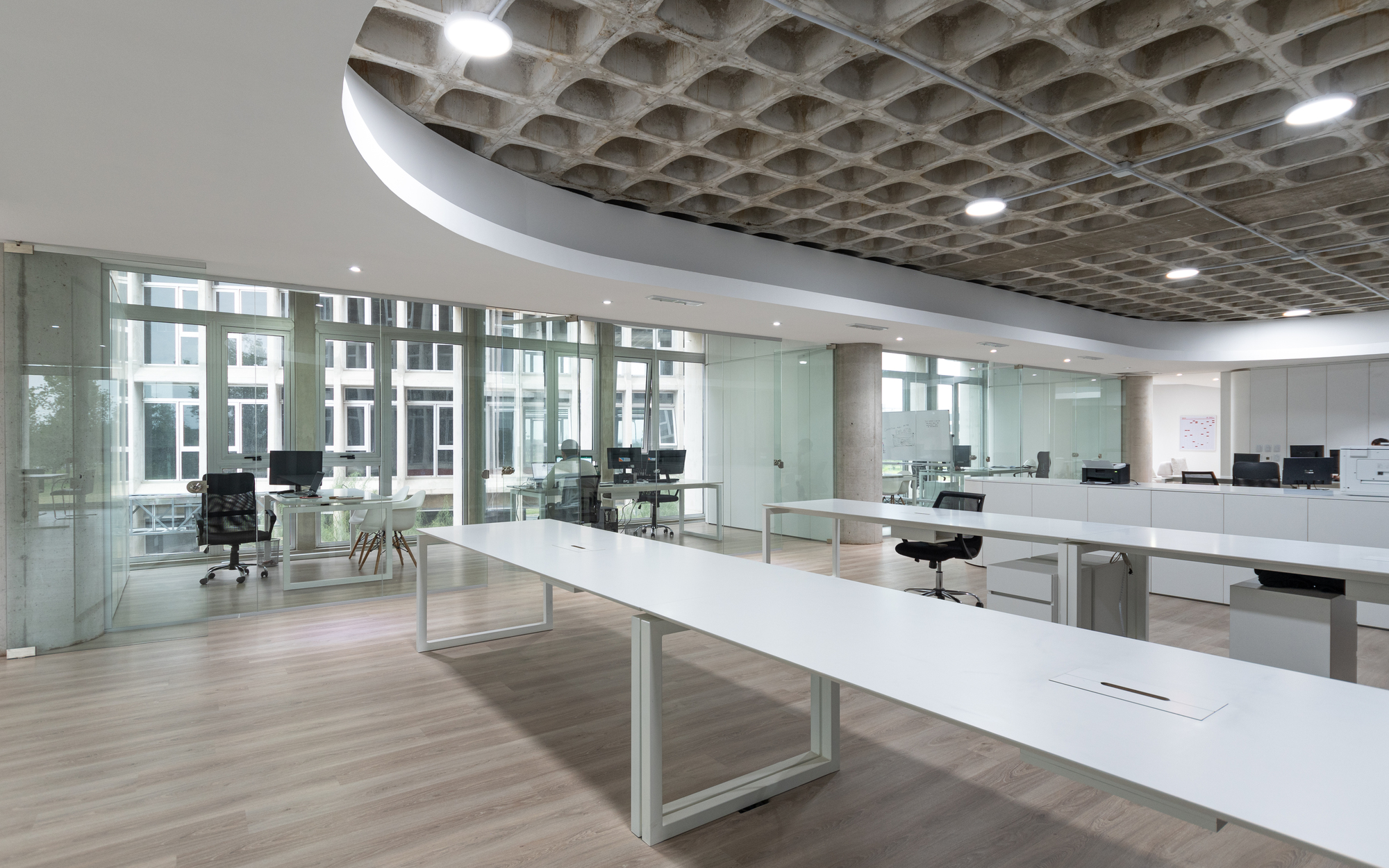 Gallery of Orange Obras Civiles Offices / Agustín Lozada - 5