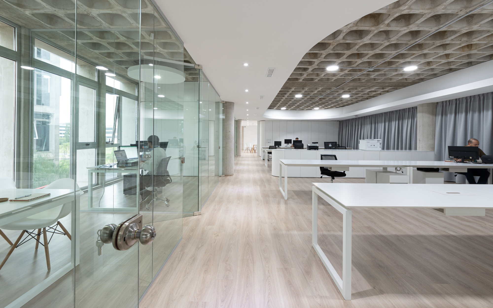 Gallery of Orange Obras Civiles Offices / Agustín Lozada - 6